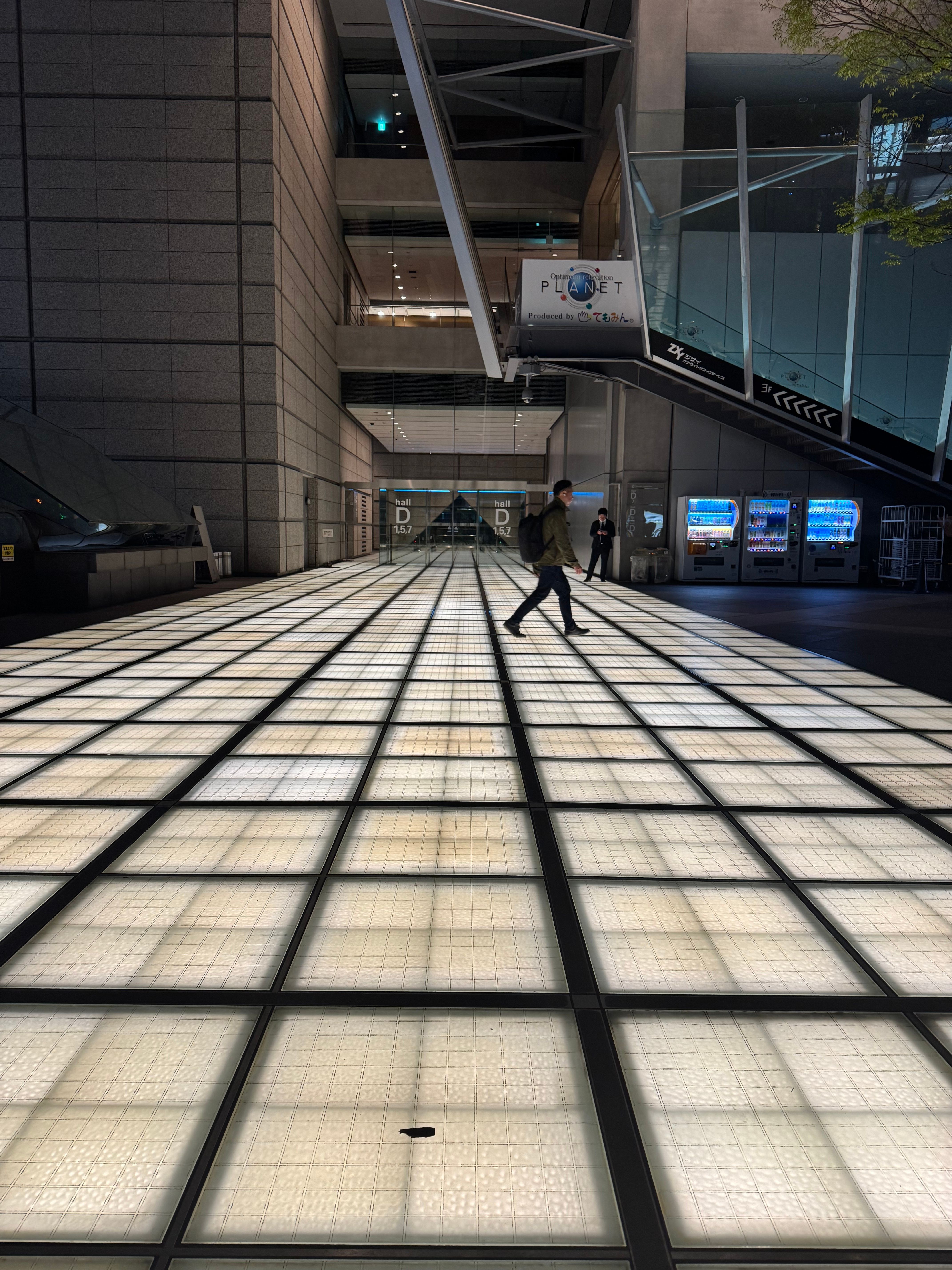 Modern Architecture with Illuminated Pathway · Free Stock Photo