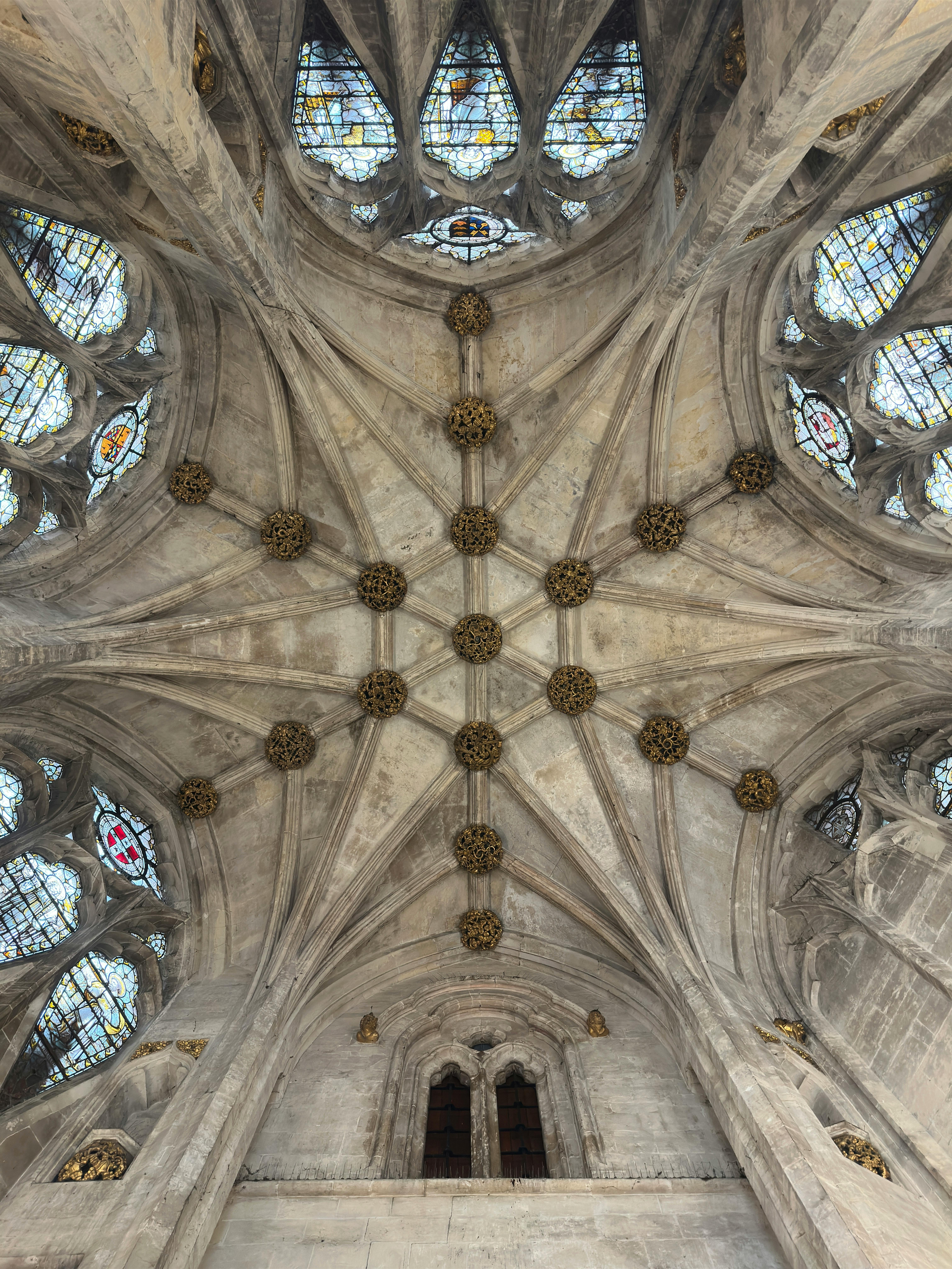 Intricate Gothic Ceiling of a Historic Cathedral · Free Stock Photo