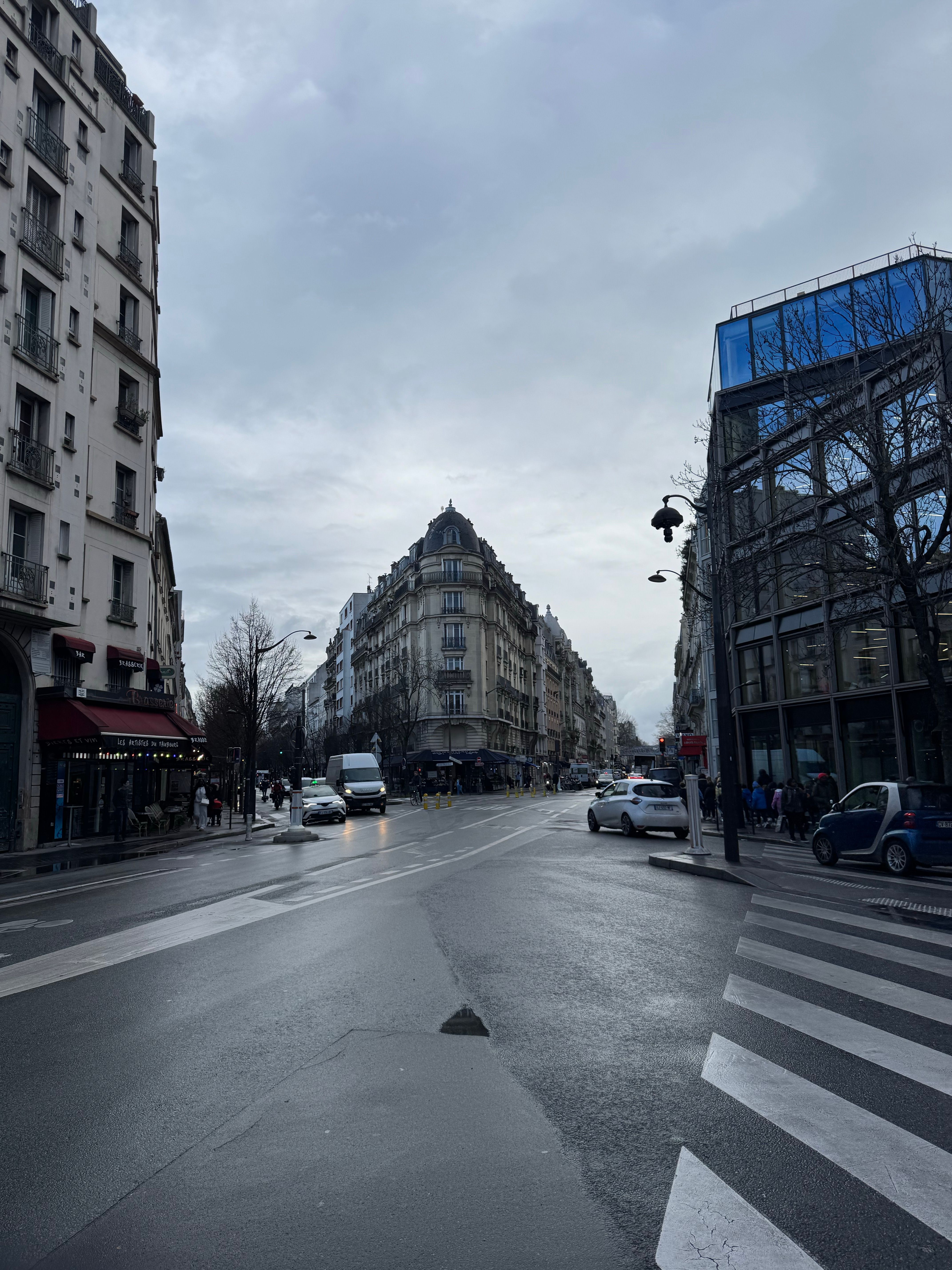 Paris Street View on a Cloudy Day · Free Stock Photo