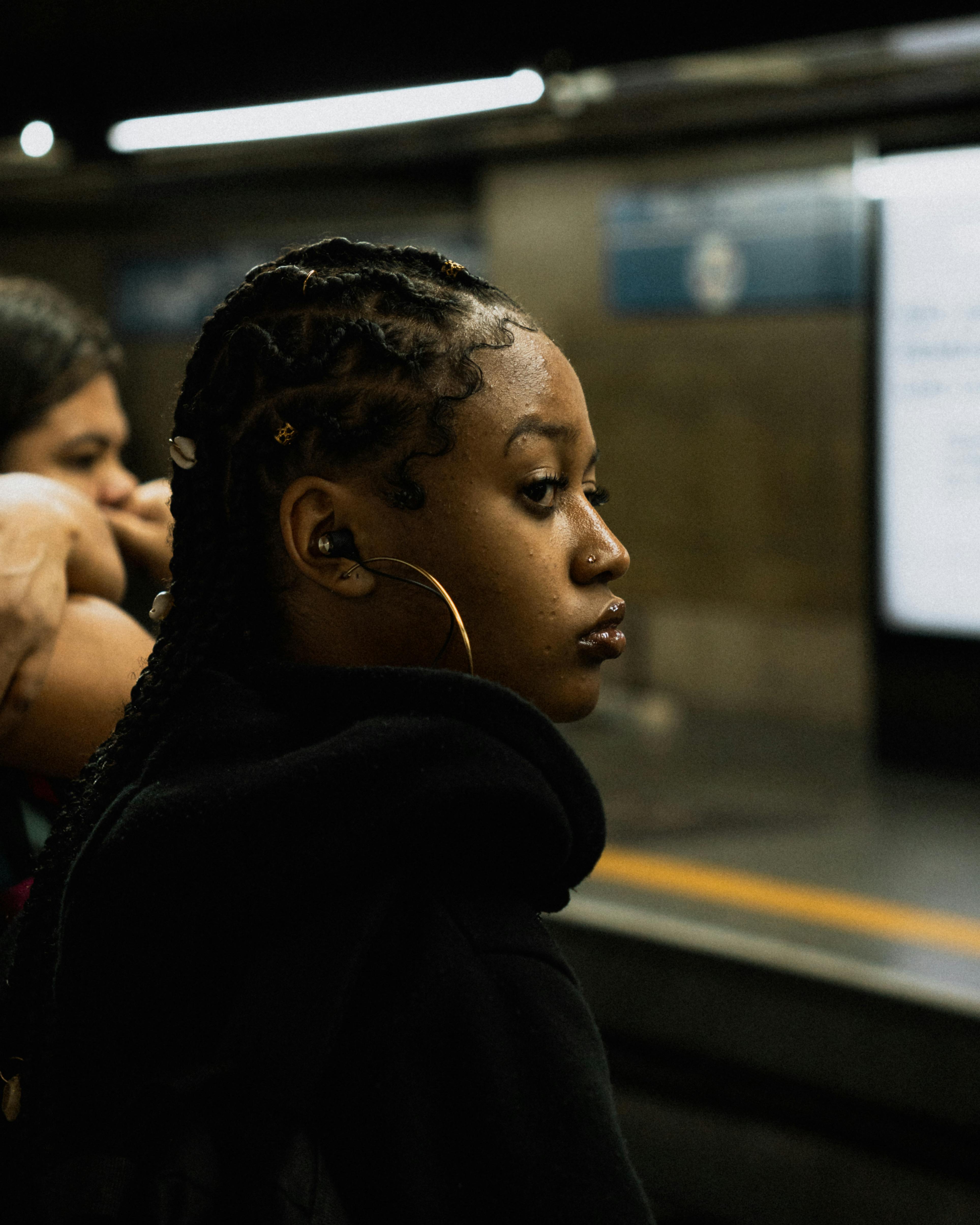 Female Commuter Photos, Download The BEST Free Female Commuter Stock ...