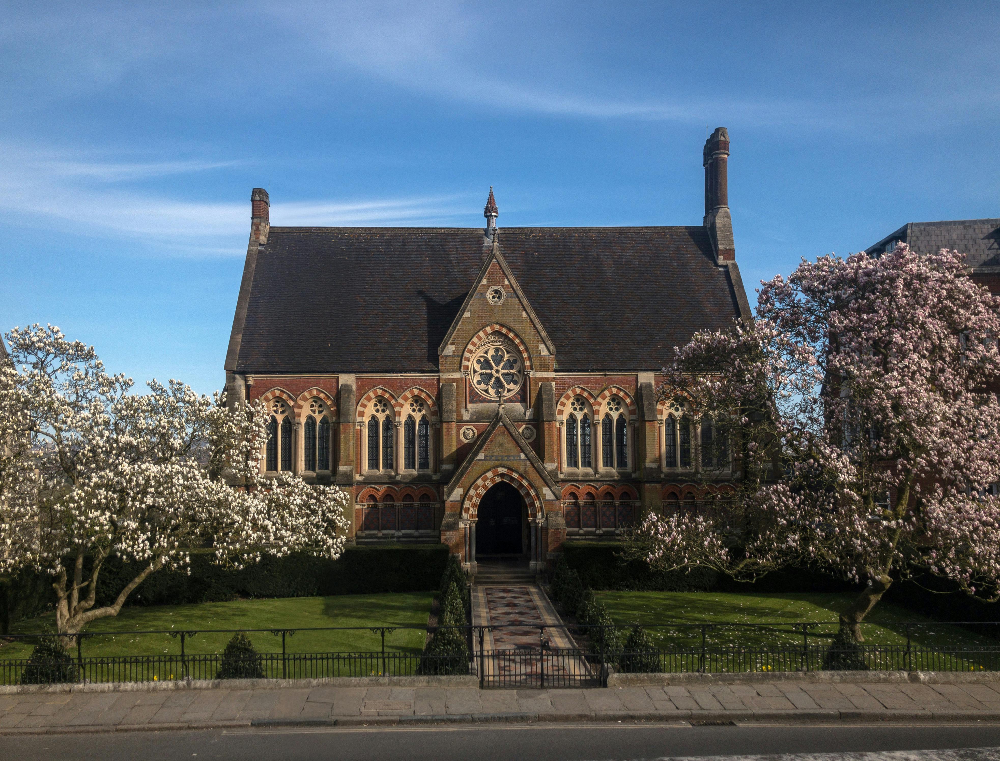 Vaughan Library at Harrow School in Spring · Free Stock Photo