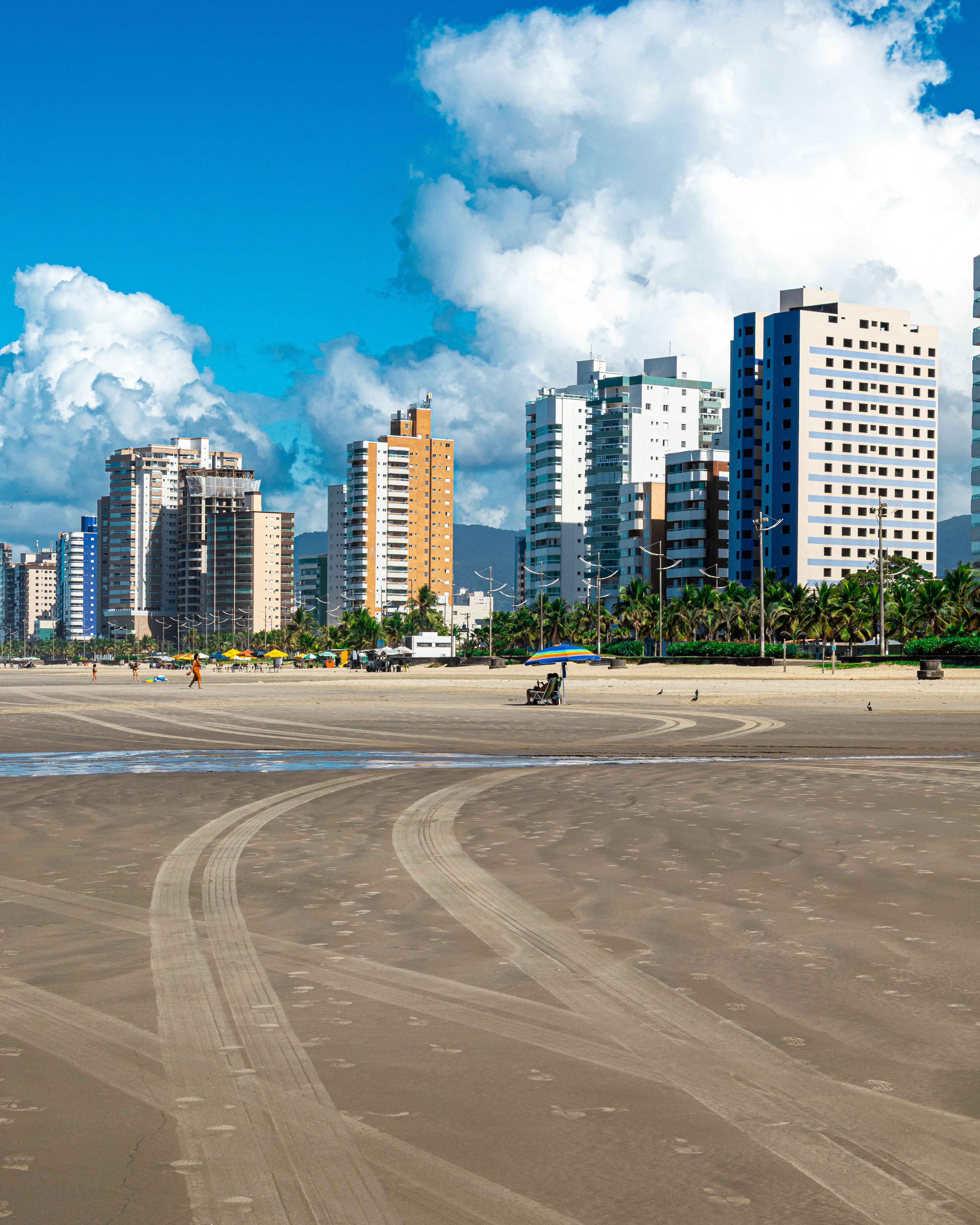 Stunning Praia Grande Beachfront Skyline in Summer · Free Stock Photo