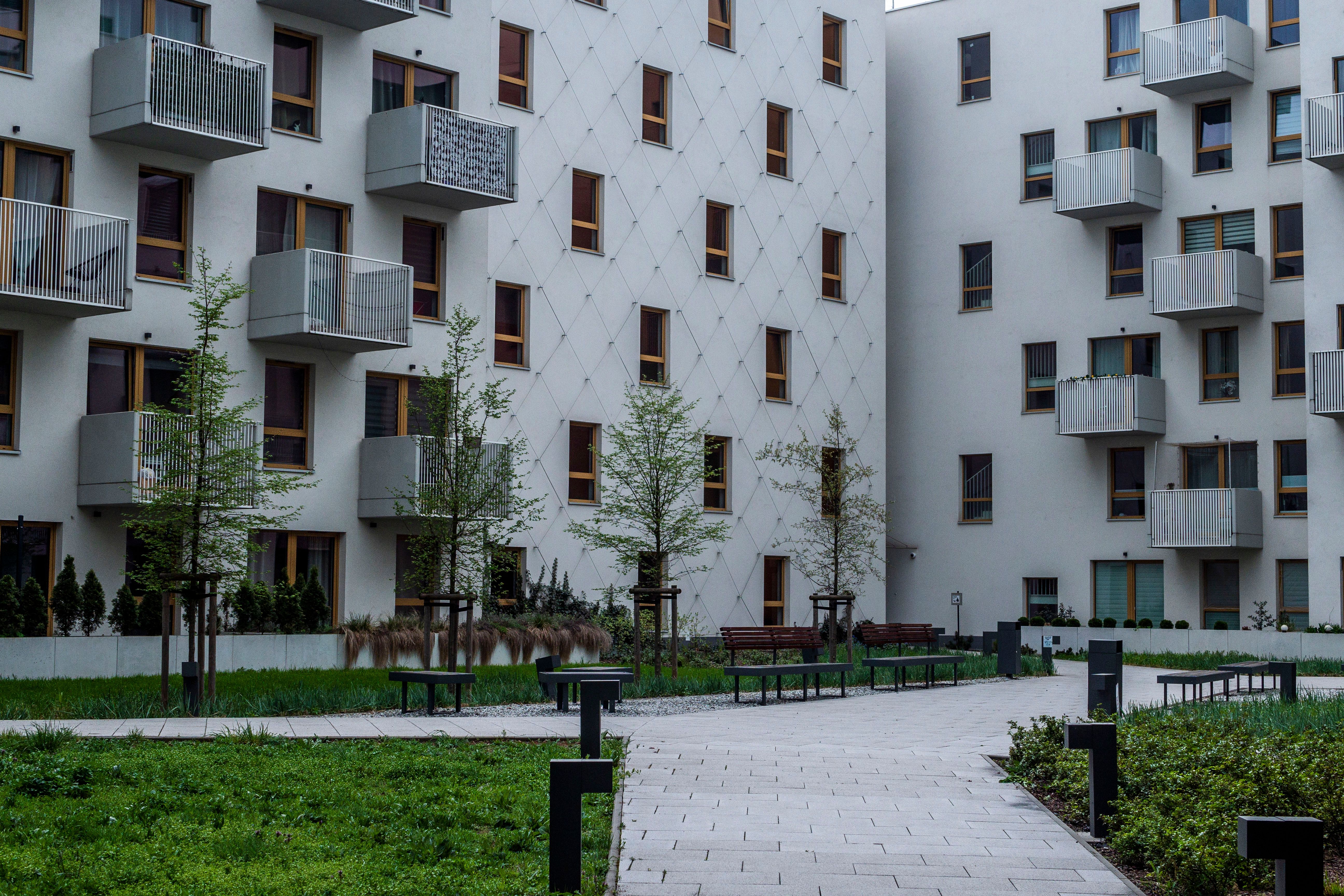 Apartment Building With Courtyard HGR Arquitectos Designs Building
