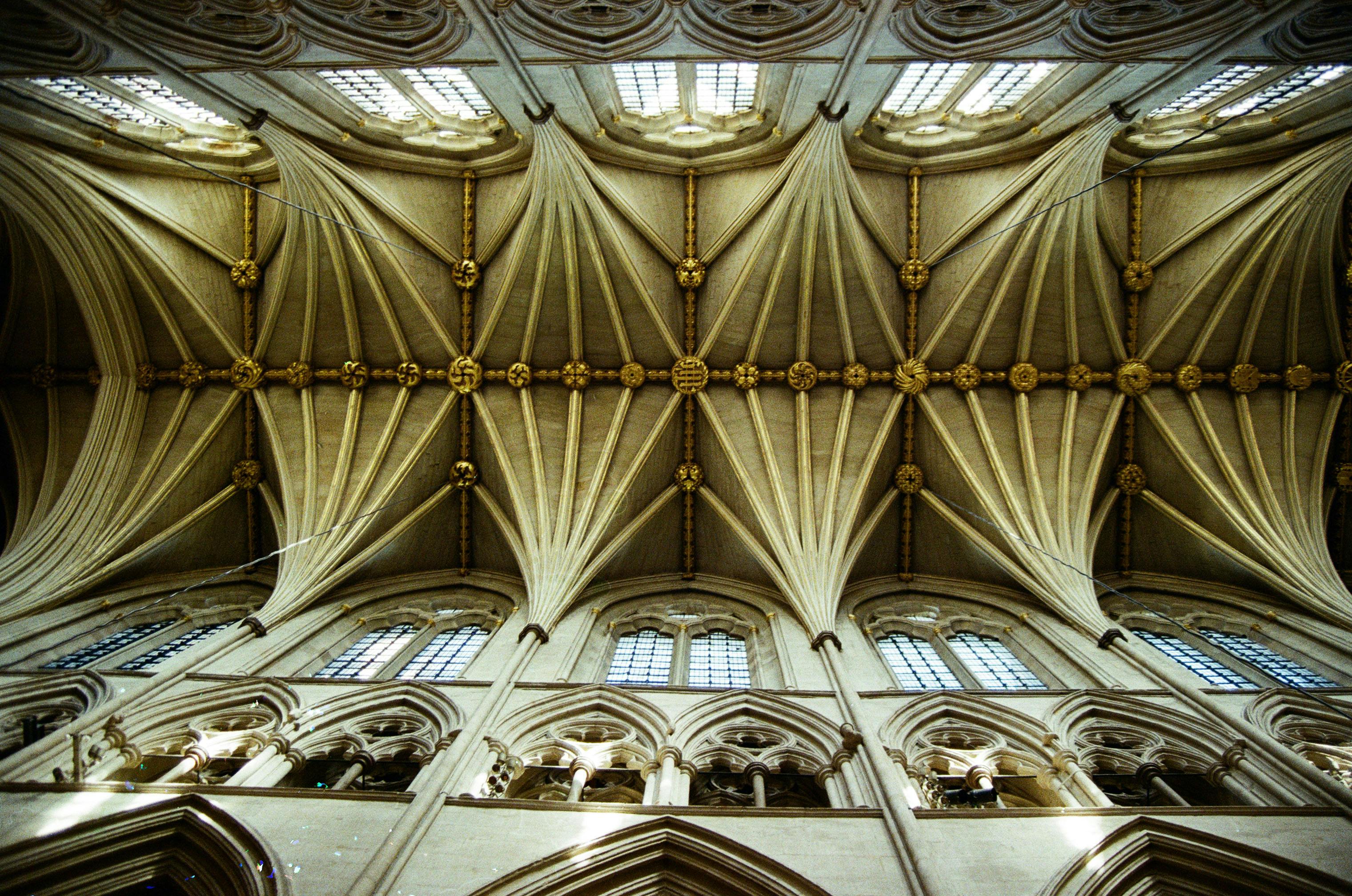 Stunning Gothic Cathedral Vaulted Ceiling in England · Free Stock Photo