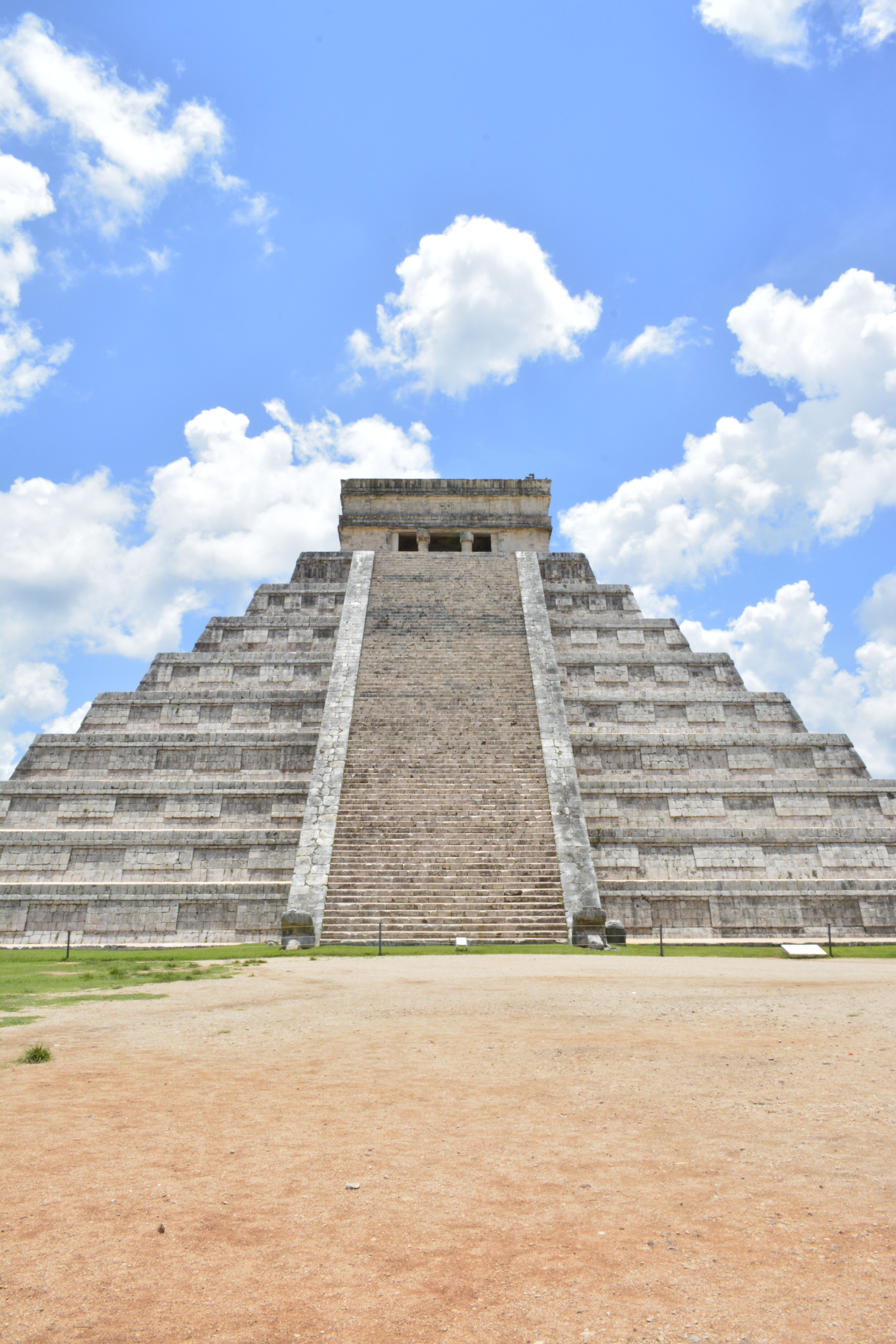 Majestic Pyramid of Chichén Itzá Against Blue Sky · Free Stock Photo