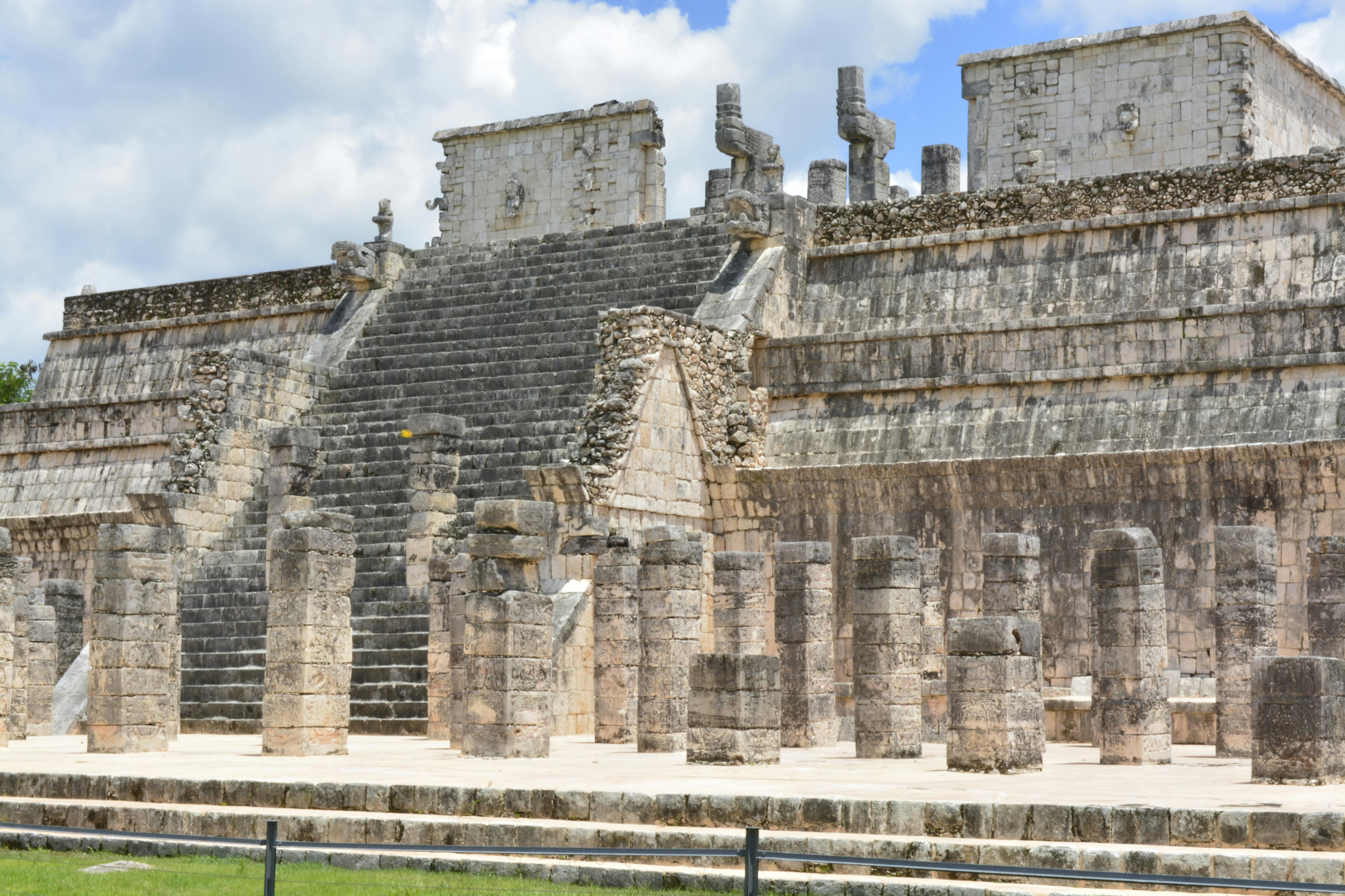 Ancient Temple Structure in Chichén Itzá · Free Stock Photo