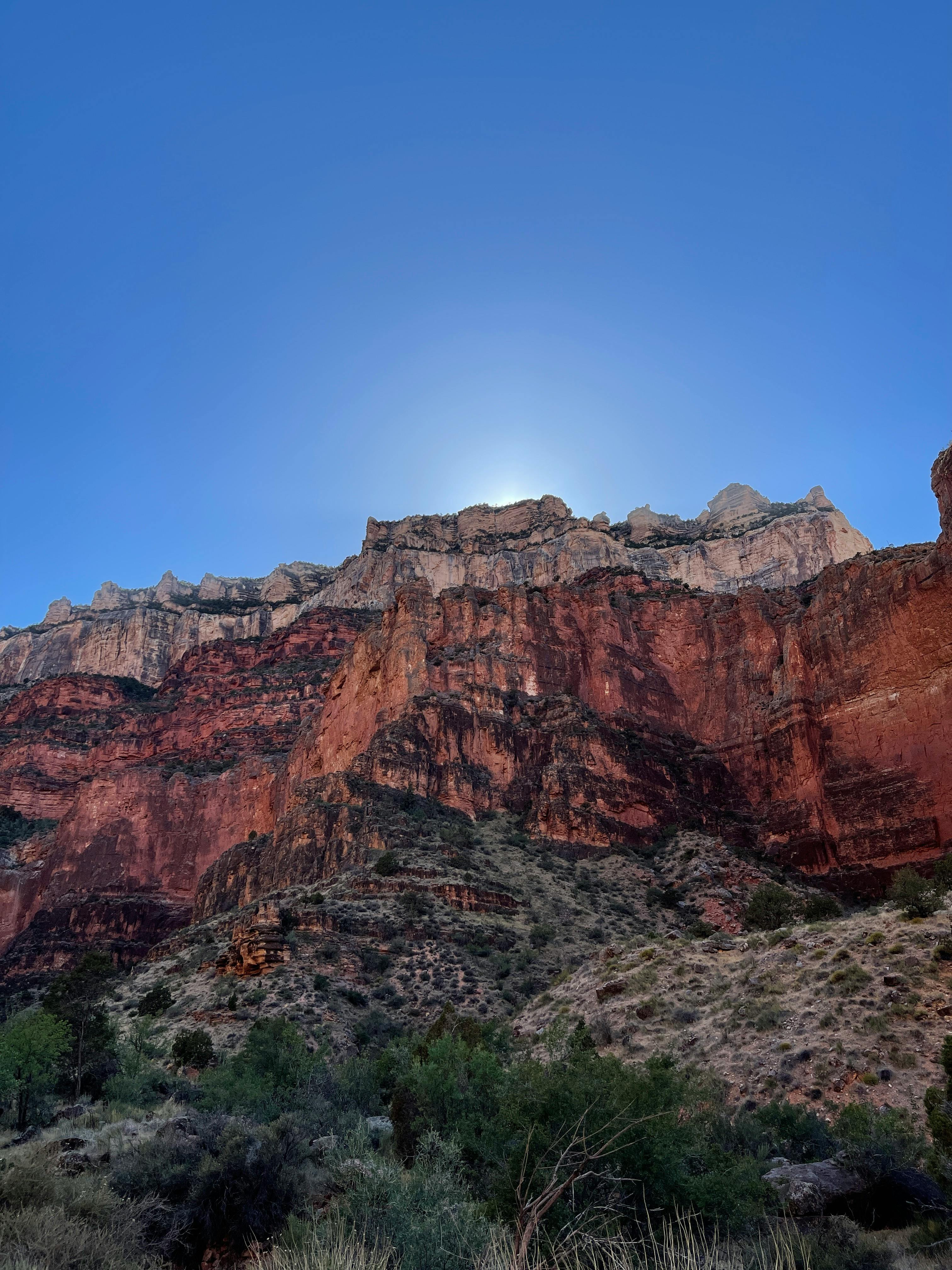 Stunning View of Grand Canyon's Red Rock Cliffs · Free Stock Photo