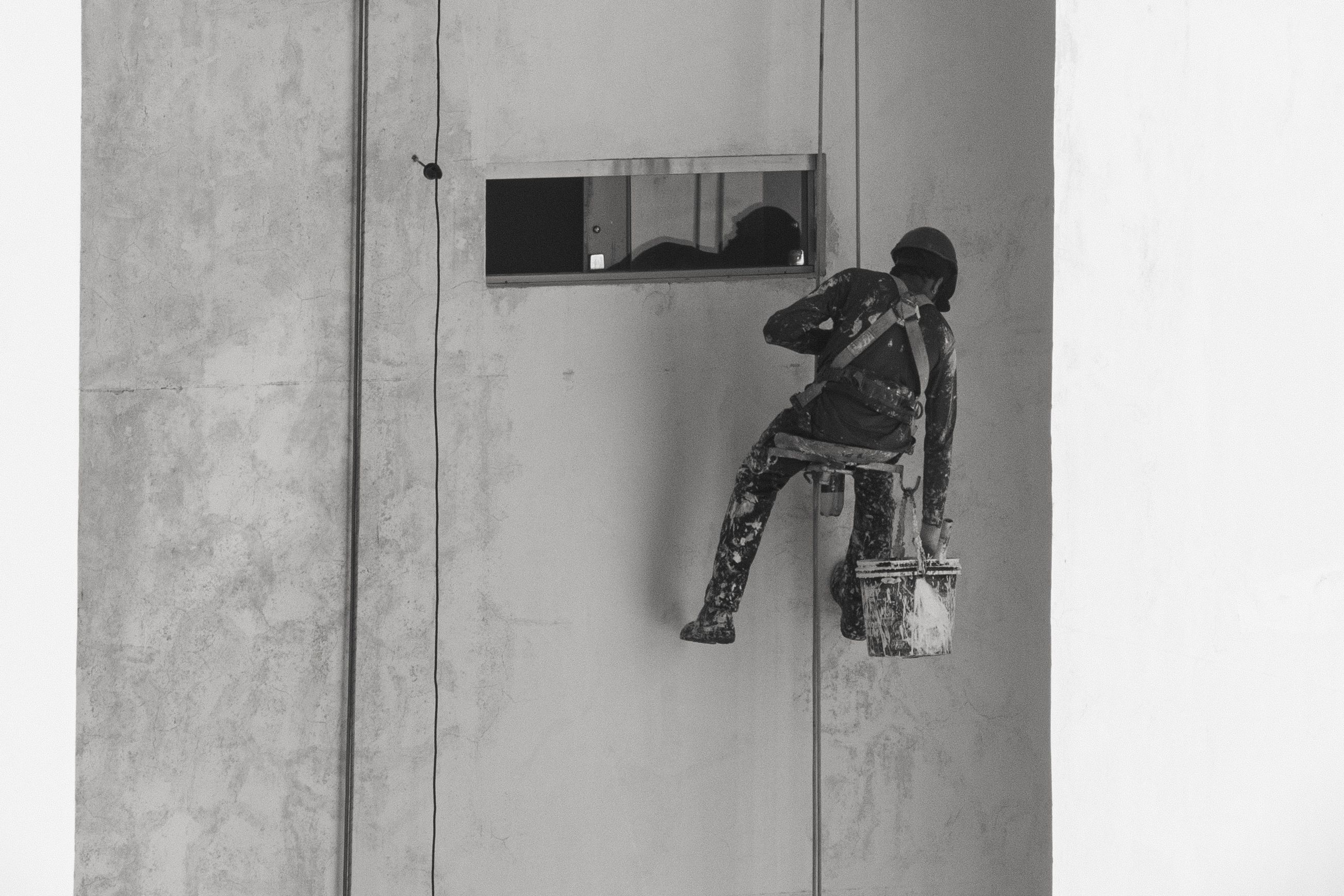 High-rise Building Painter in Action, Aracaju · Free Stock Photo