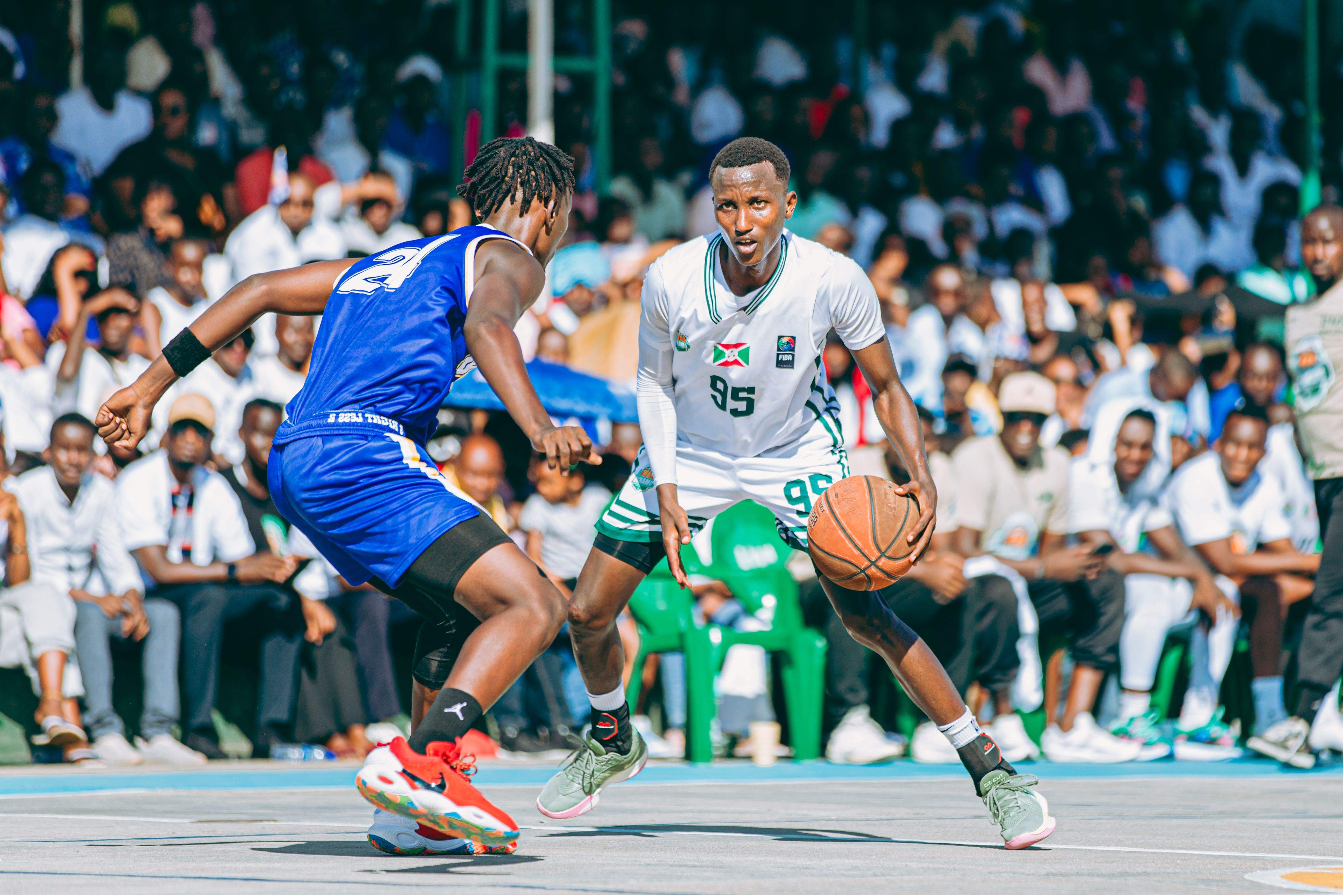 Intense Outdoor Street Basketball Game · Free Stock Photo