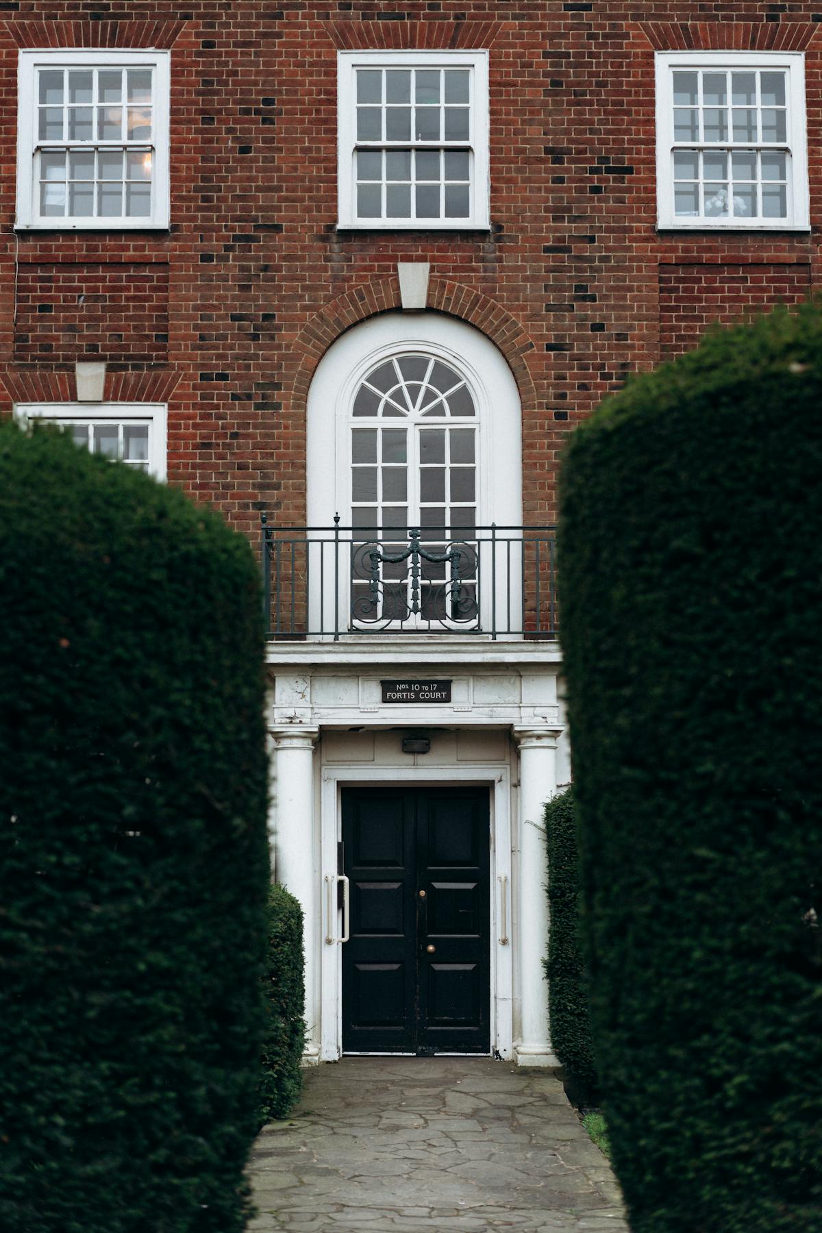 Building Front Photos, Download The BEST Free Building Front Stock ...