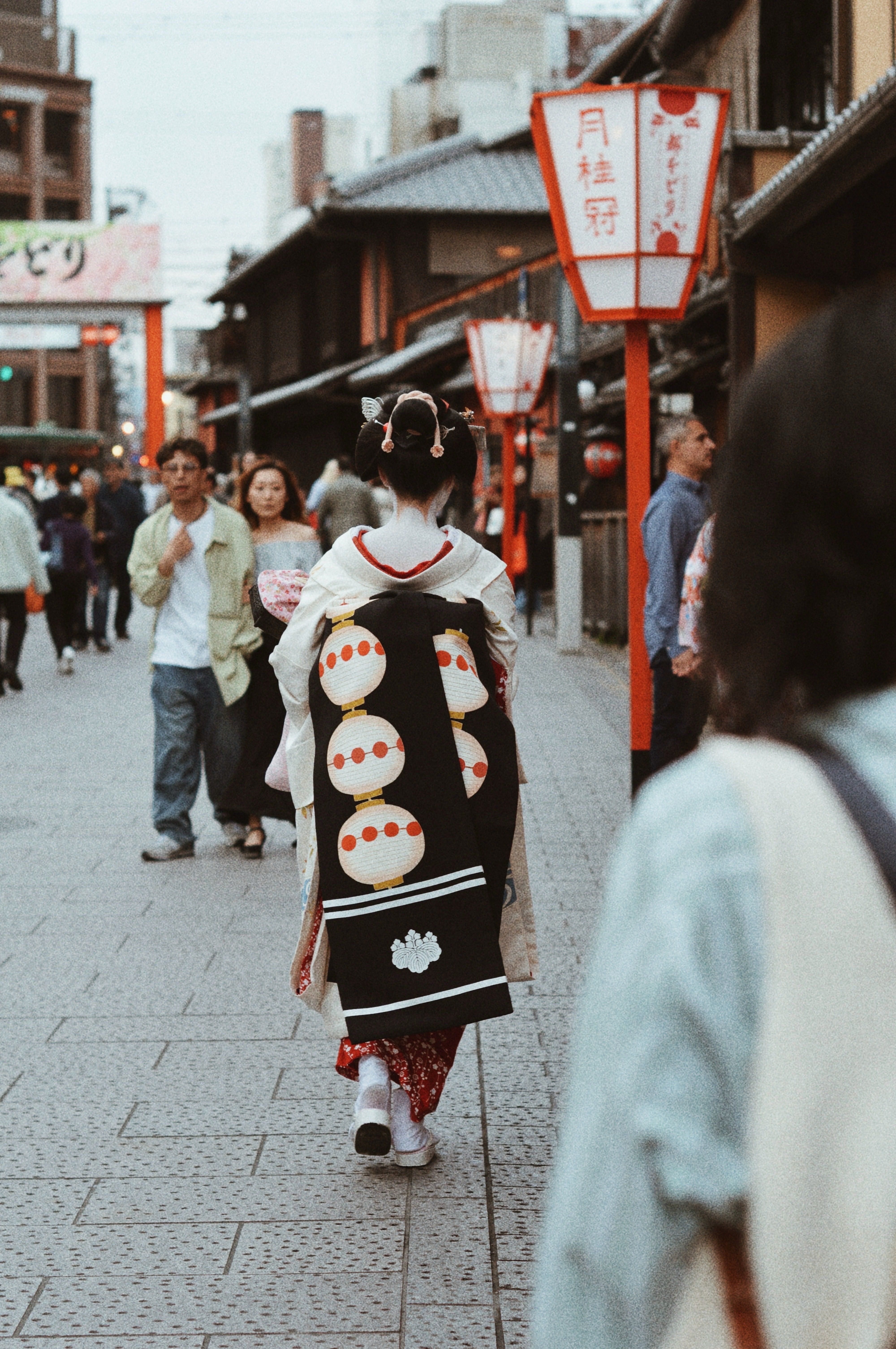 Traditional Geisha Walking in Historic Tokyo Street · Free Stock Photo