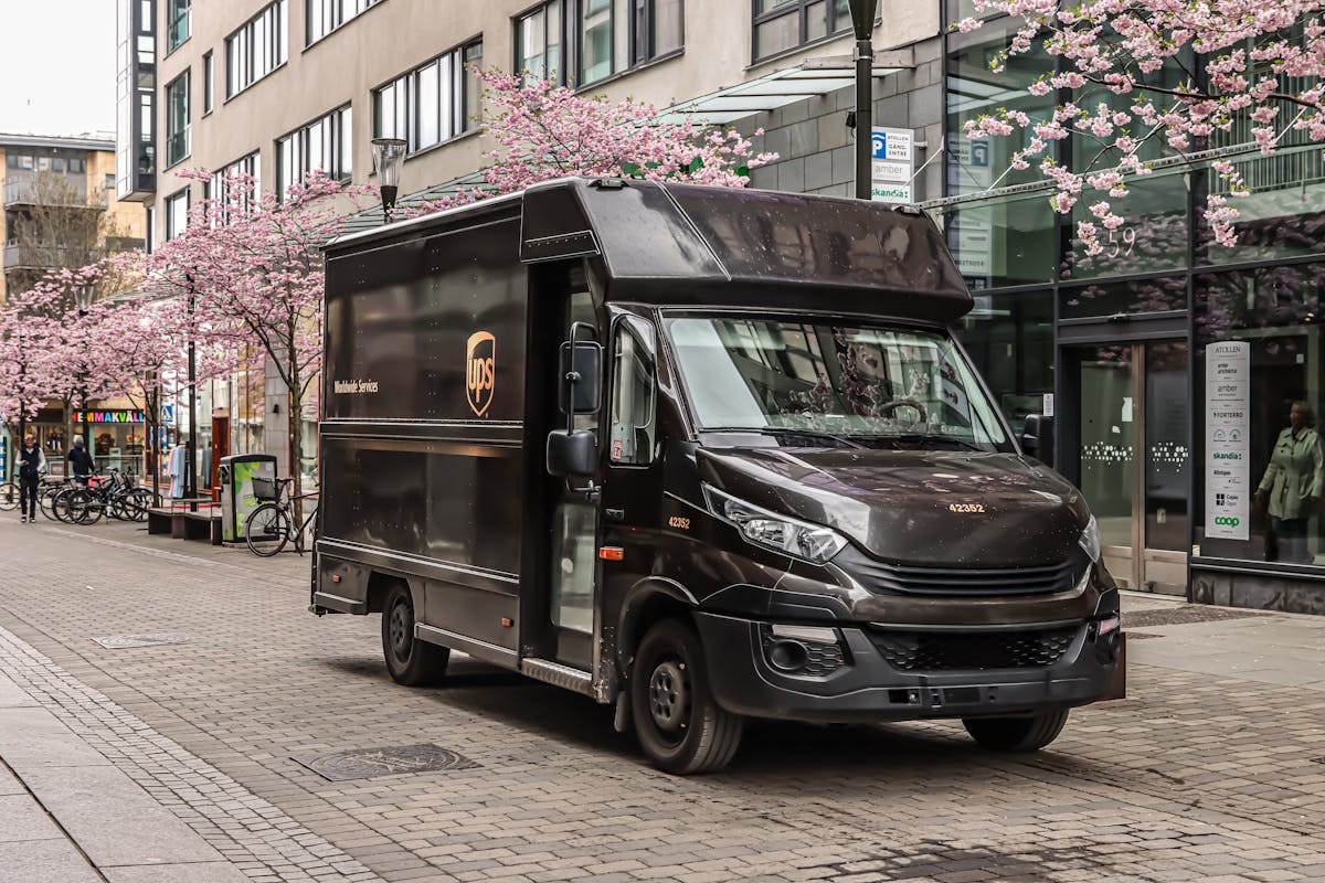Ups Truck Photos, Download The BEST Free Ups Truck Stock Photos & HD Images