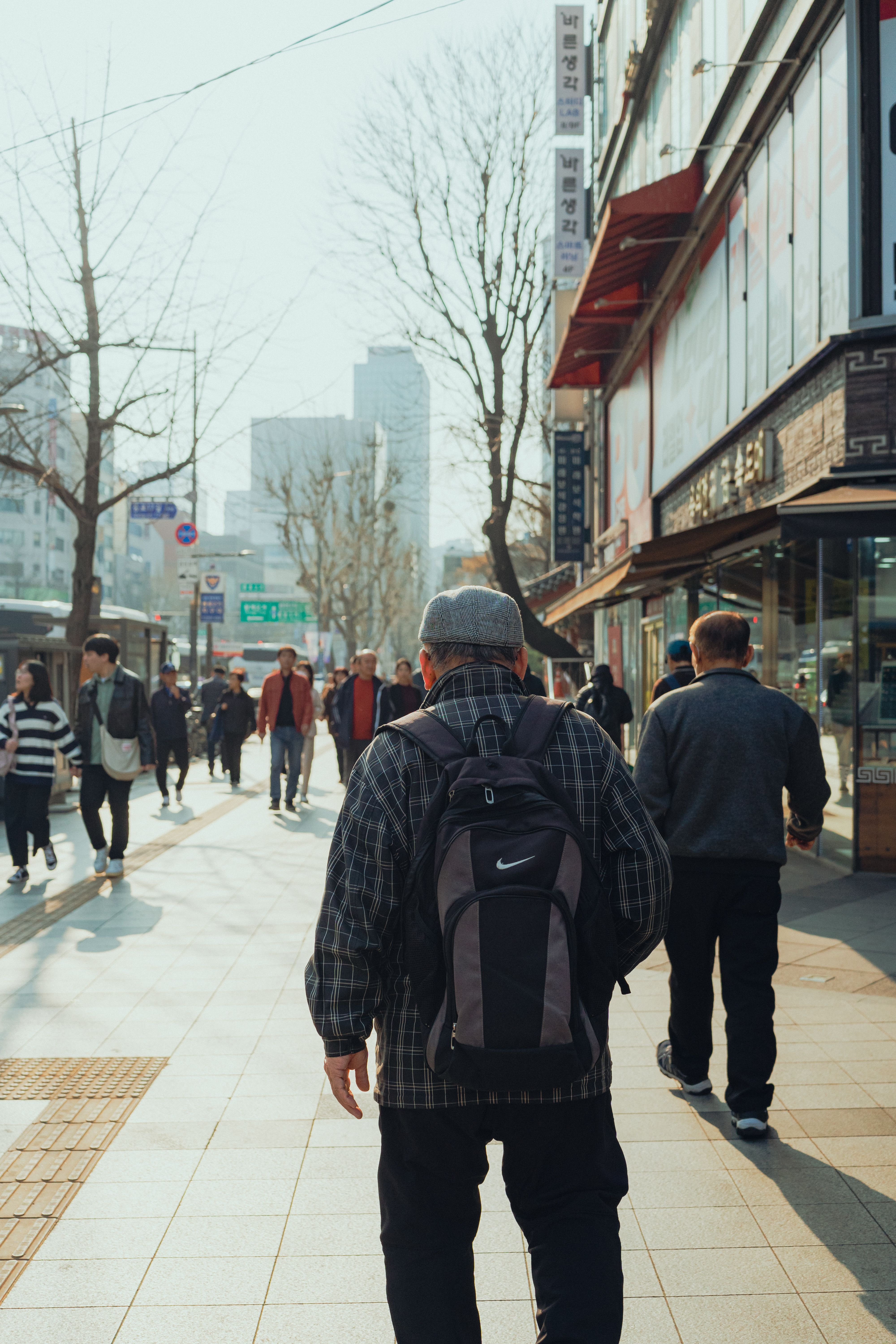 Street Scene in Seoul During Springtime · Free Stock Photo