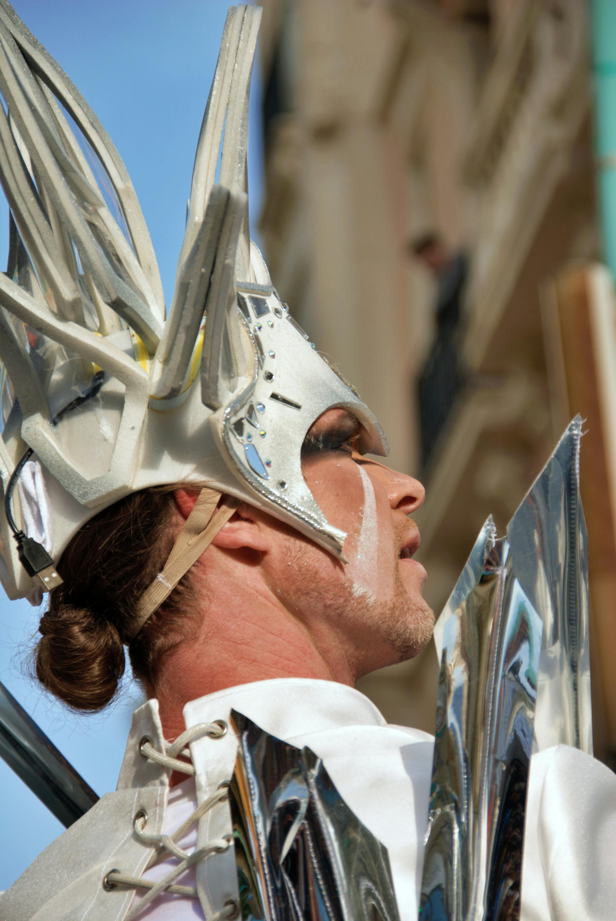 Costumed Performer at Street Festival in France · Free Stock Photo