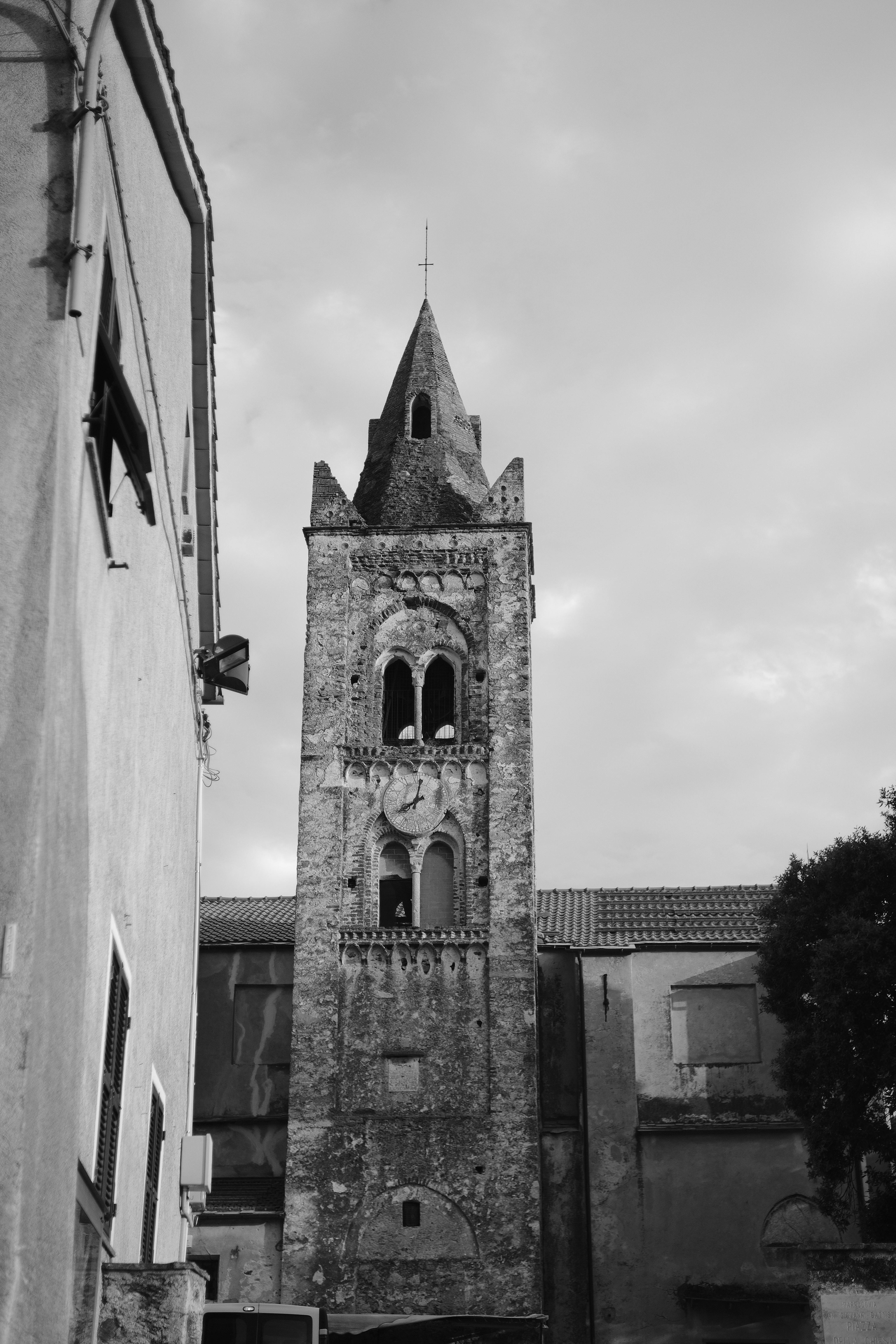 Historic Italian Church Tower in Monochrome · Free Stock Photo