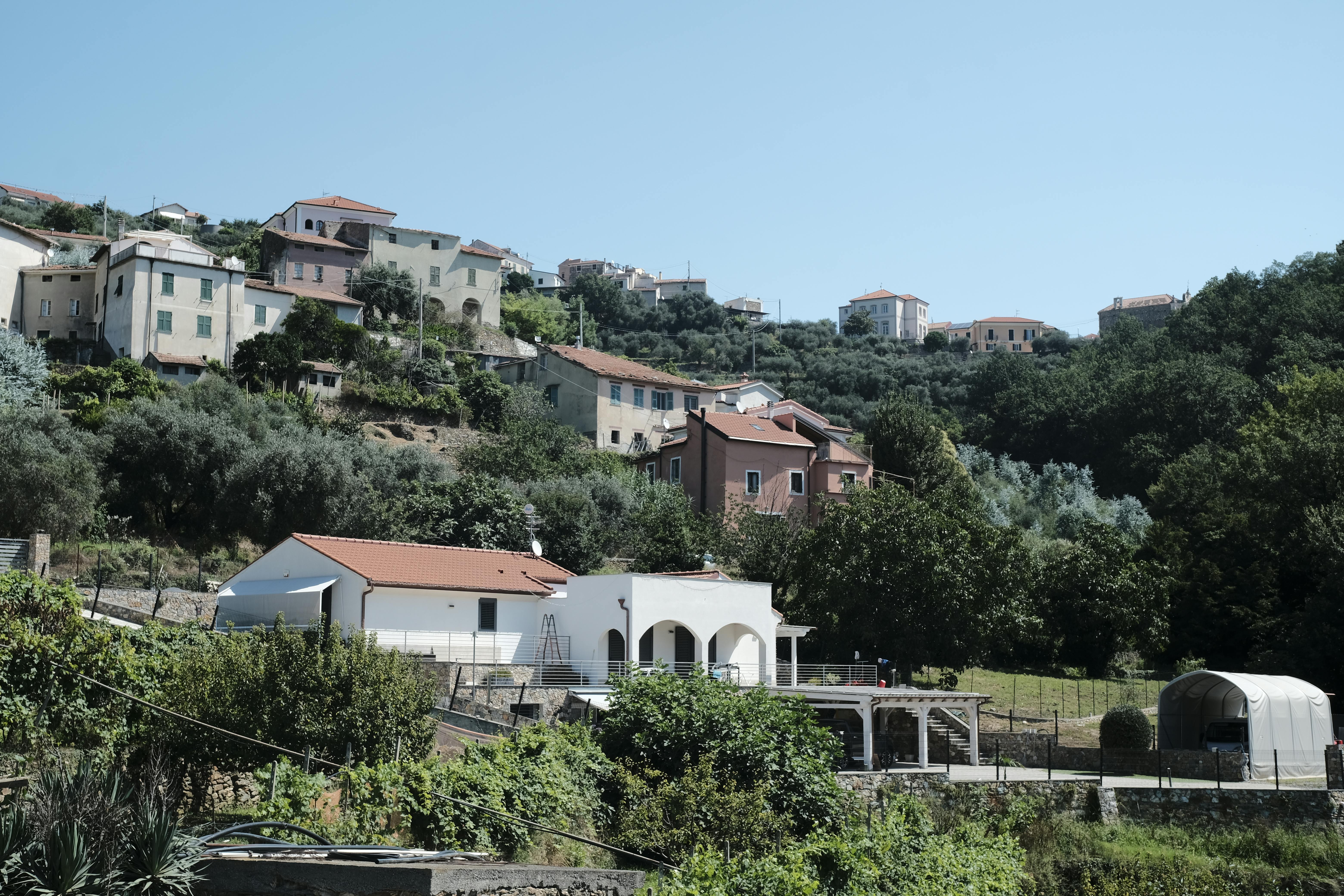 Scenic Italian Hillside Village with Classic Architecture · Free Stock ...