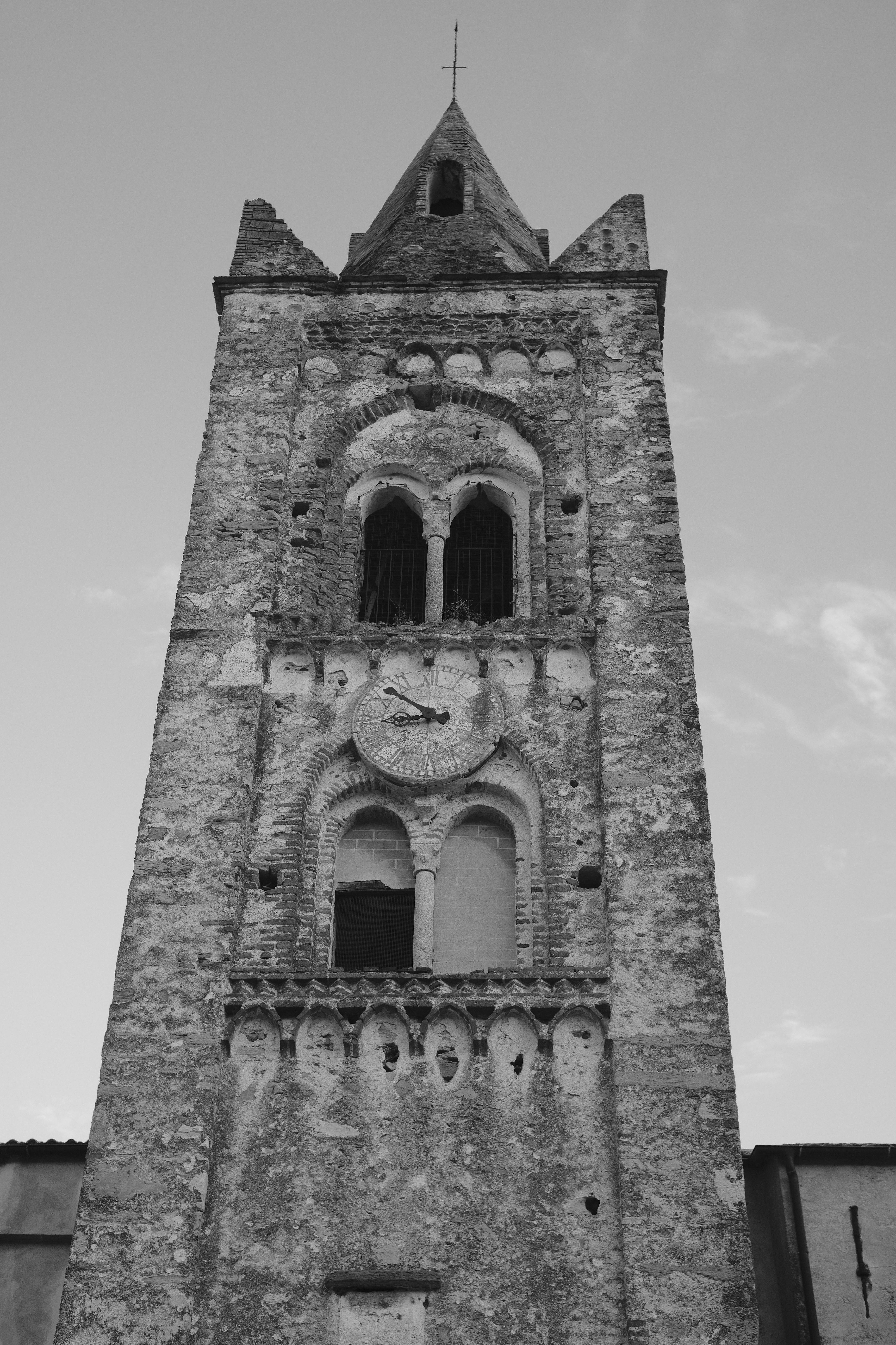 Historic Italian Bell Tower in Black and White · Free Stock Photo