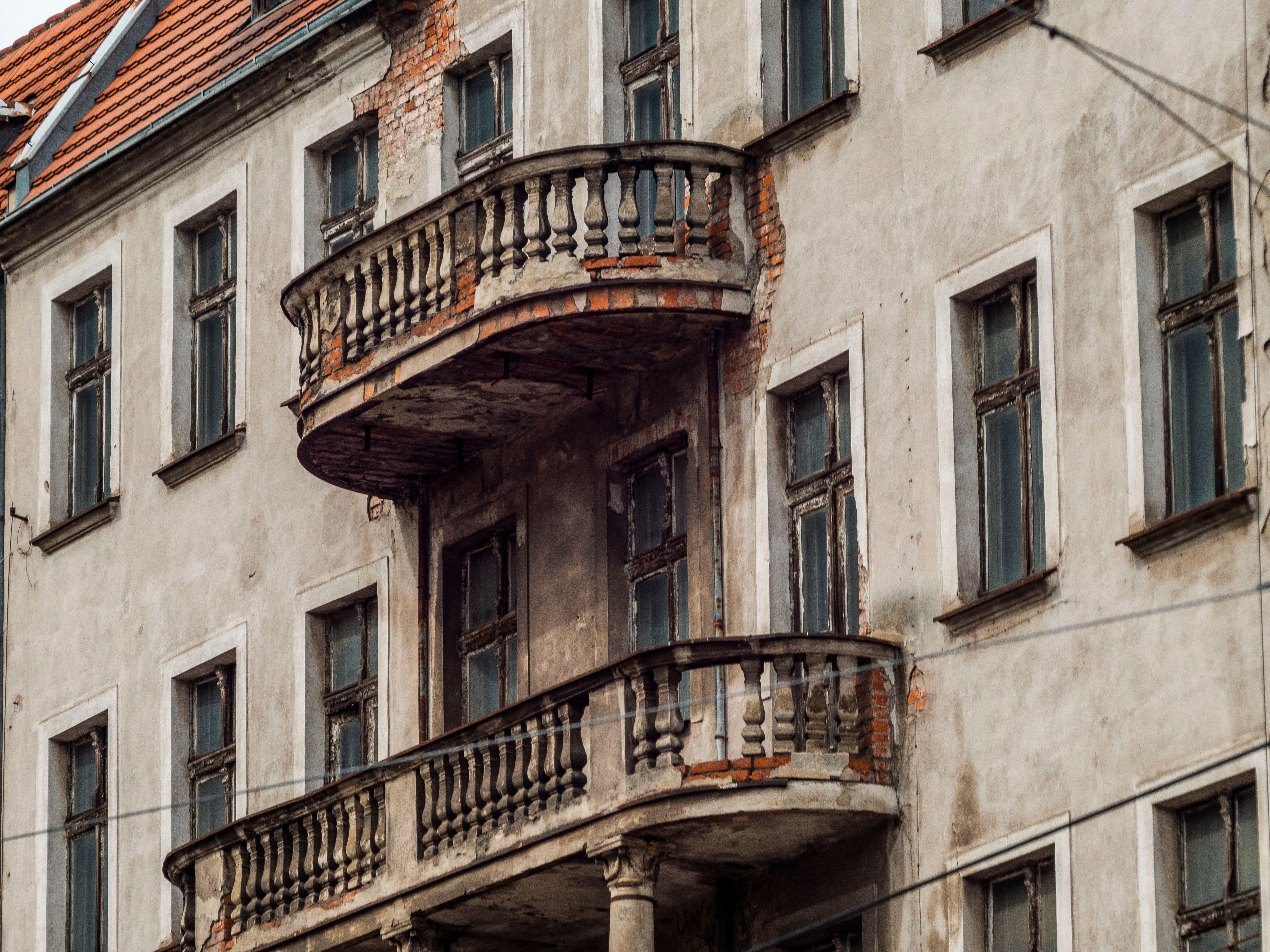 Old Building Balcony Photos, Download The BEST Free Old Building ...