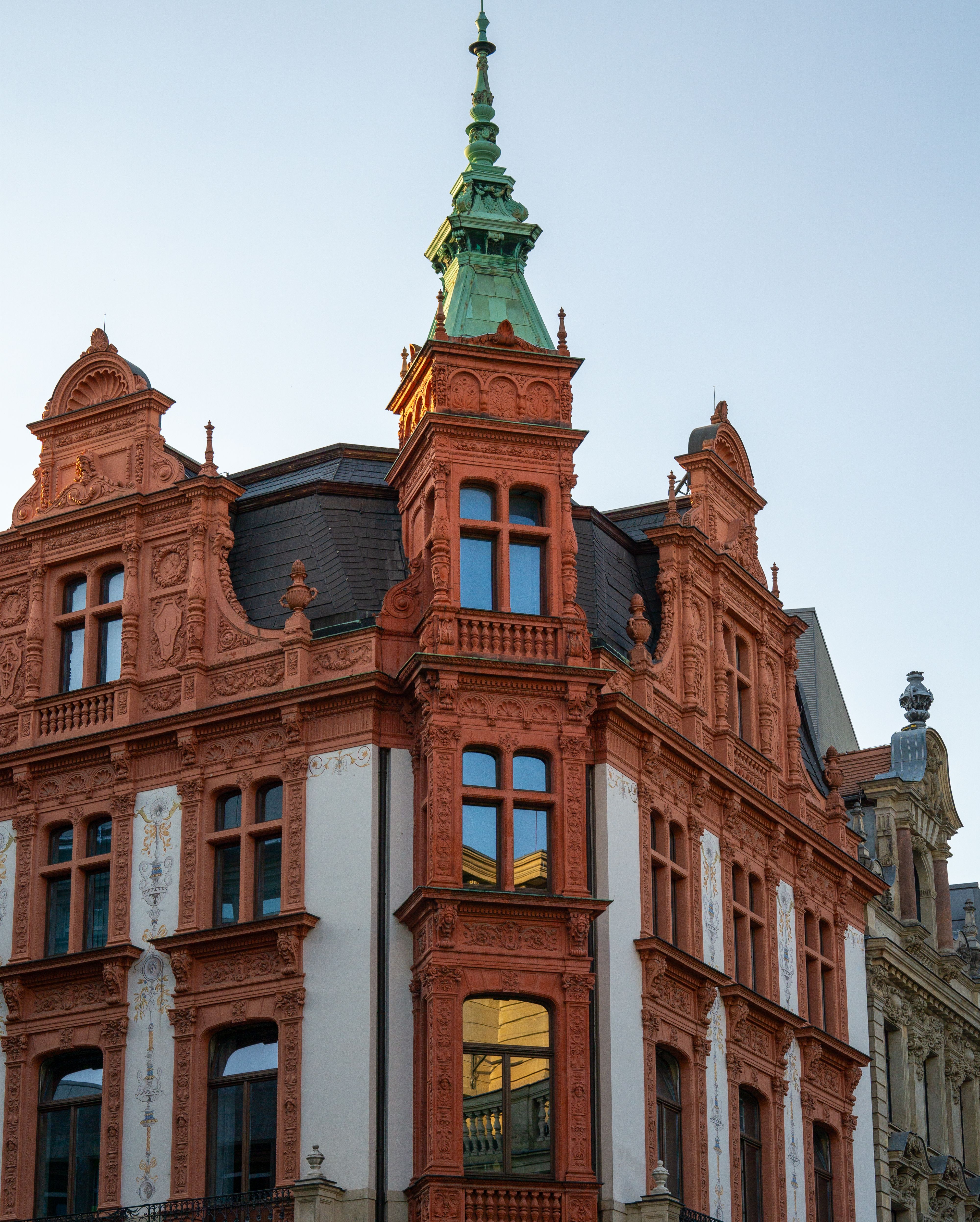 Historic European Building with Ornate Facade · Free Stock Photo