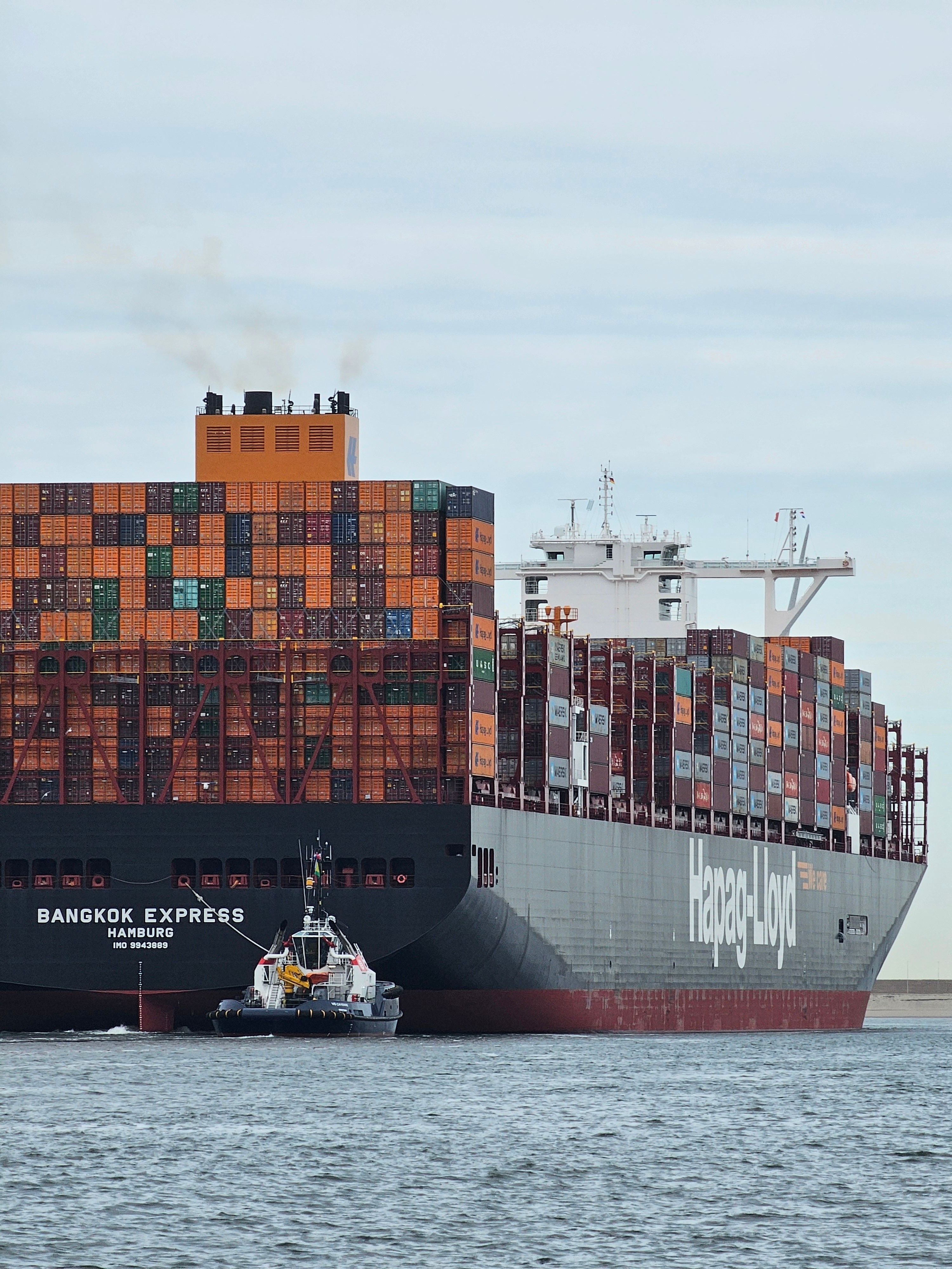 Buque Portacontenedores En El Puerto De Maasvlakte Rotterdam · Foto de ...