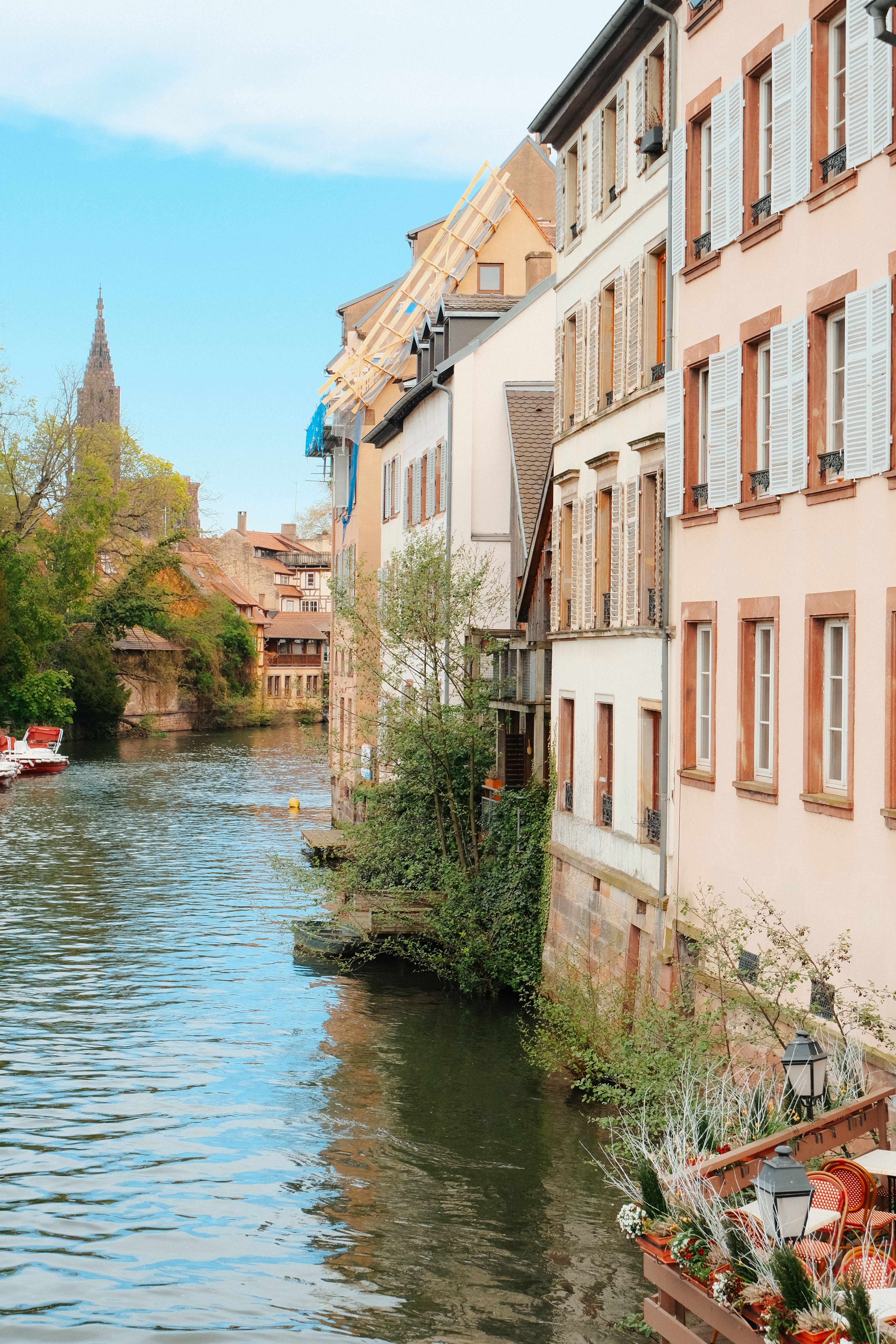Scenic View of Yonne River in Auxerre, France · Free Stock Photo
