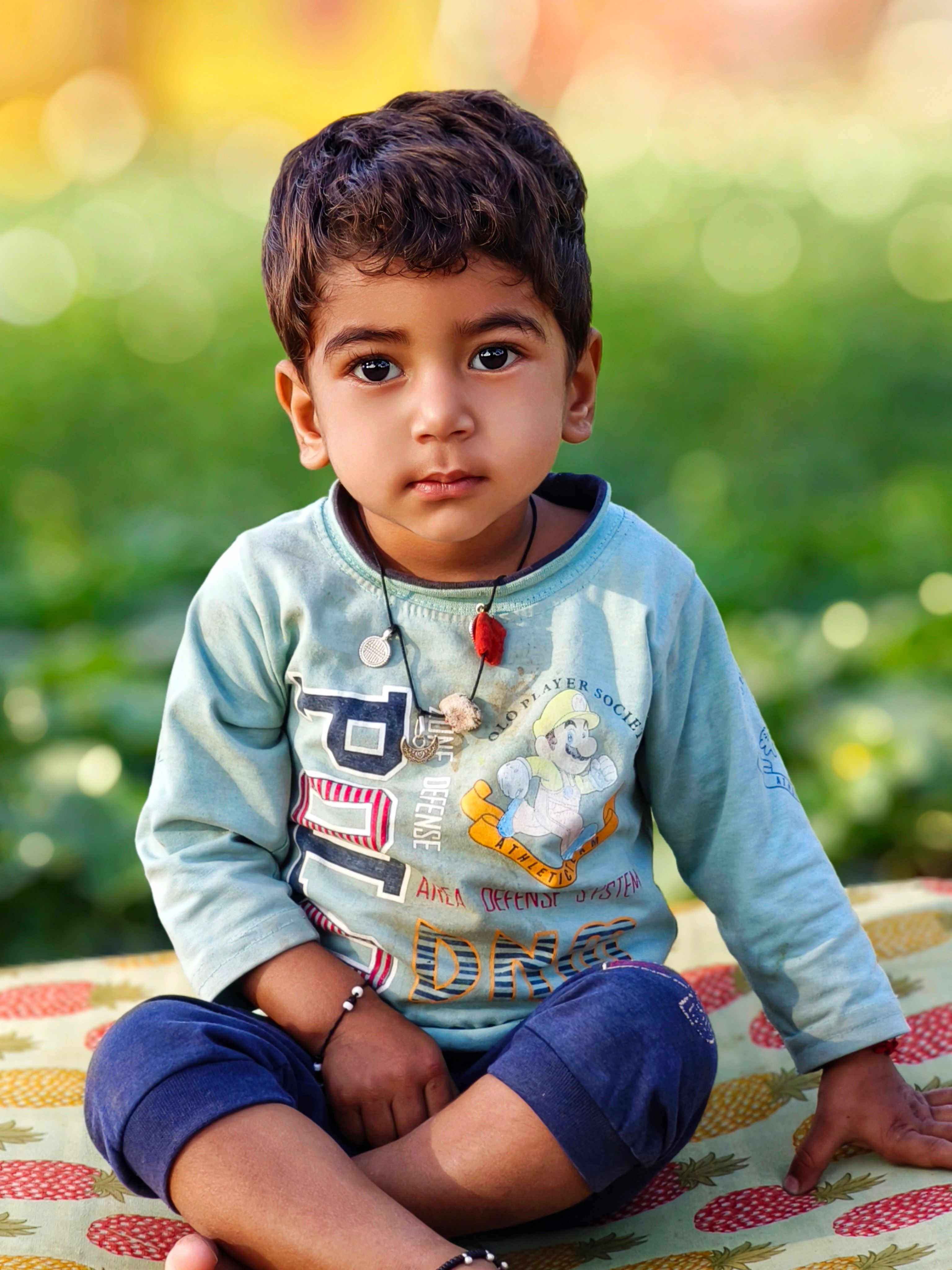 Boy Sitting Photos, Download The BEST Free Boy Sitting Stock Photos ...