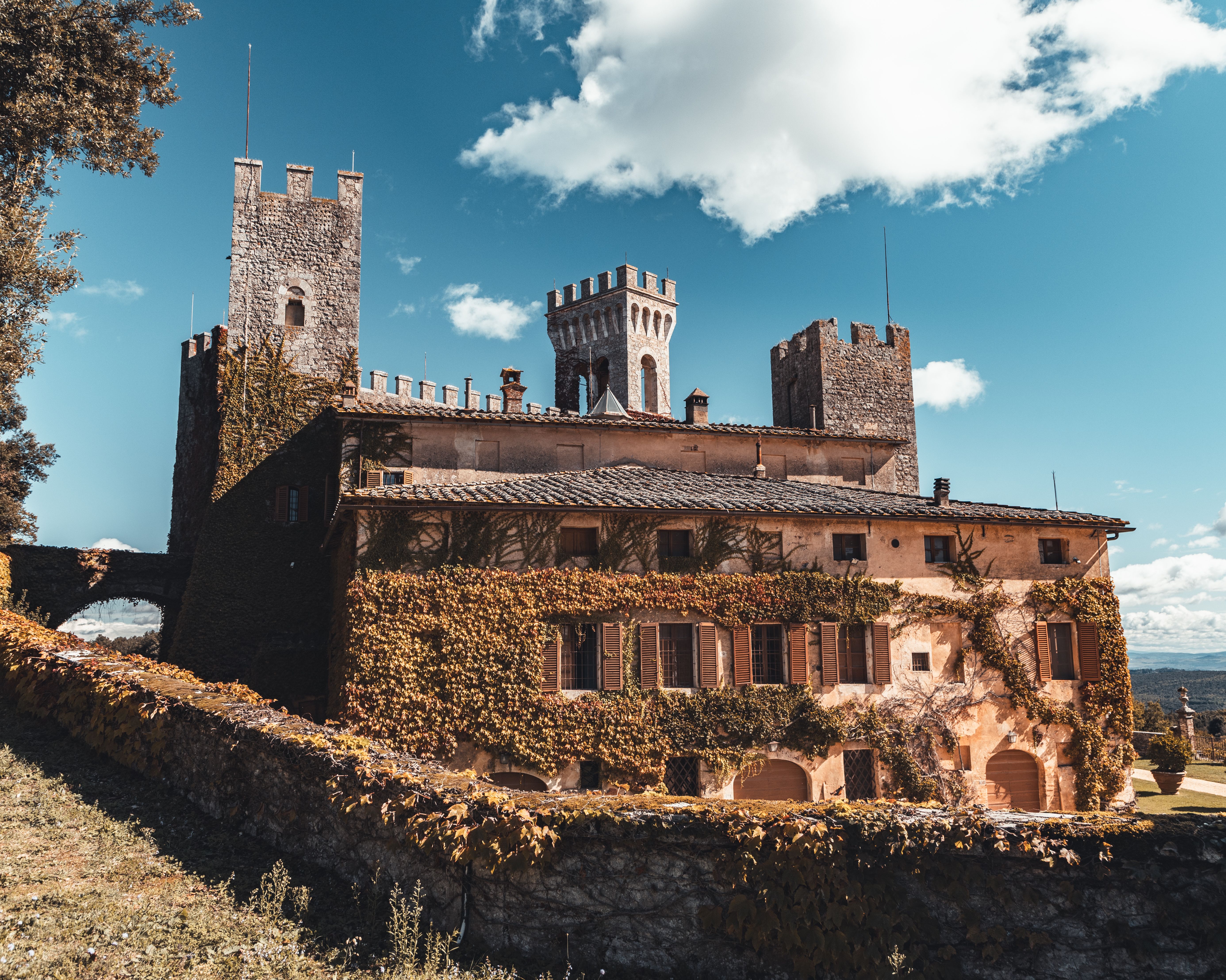 Majestic Medieval Castle with Ivy-Covered Walls · Free Stock Photo