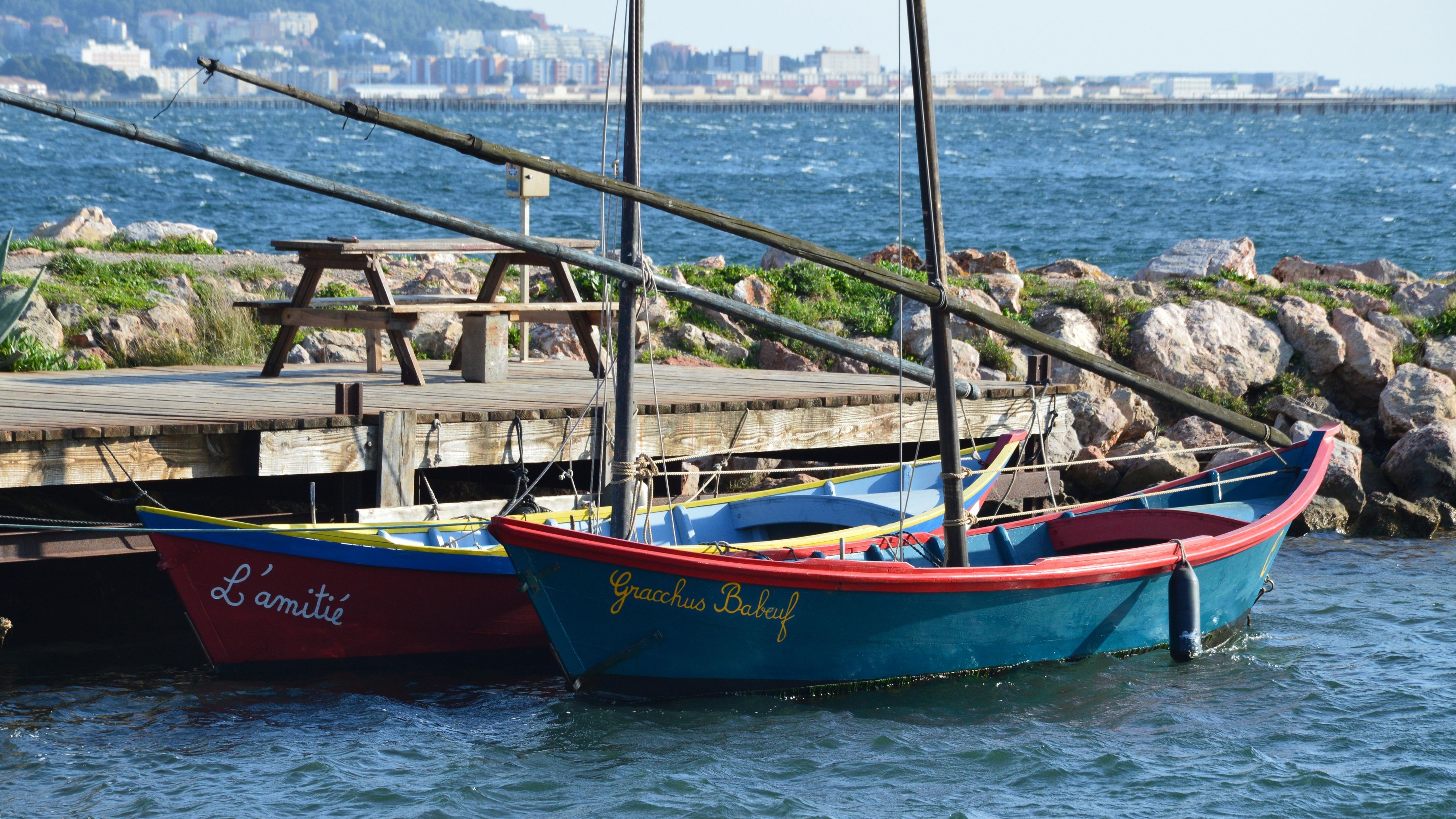 Traditional Fishing Boat in Bouzigues, France · Free Stock Photo
