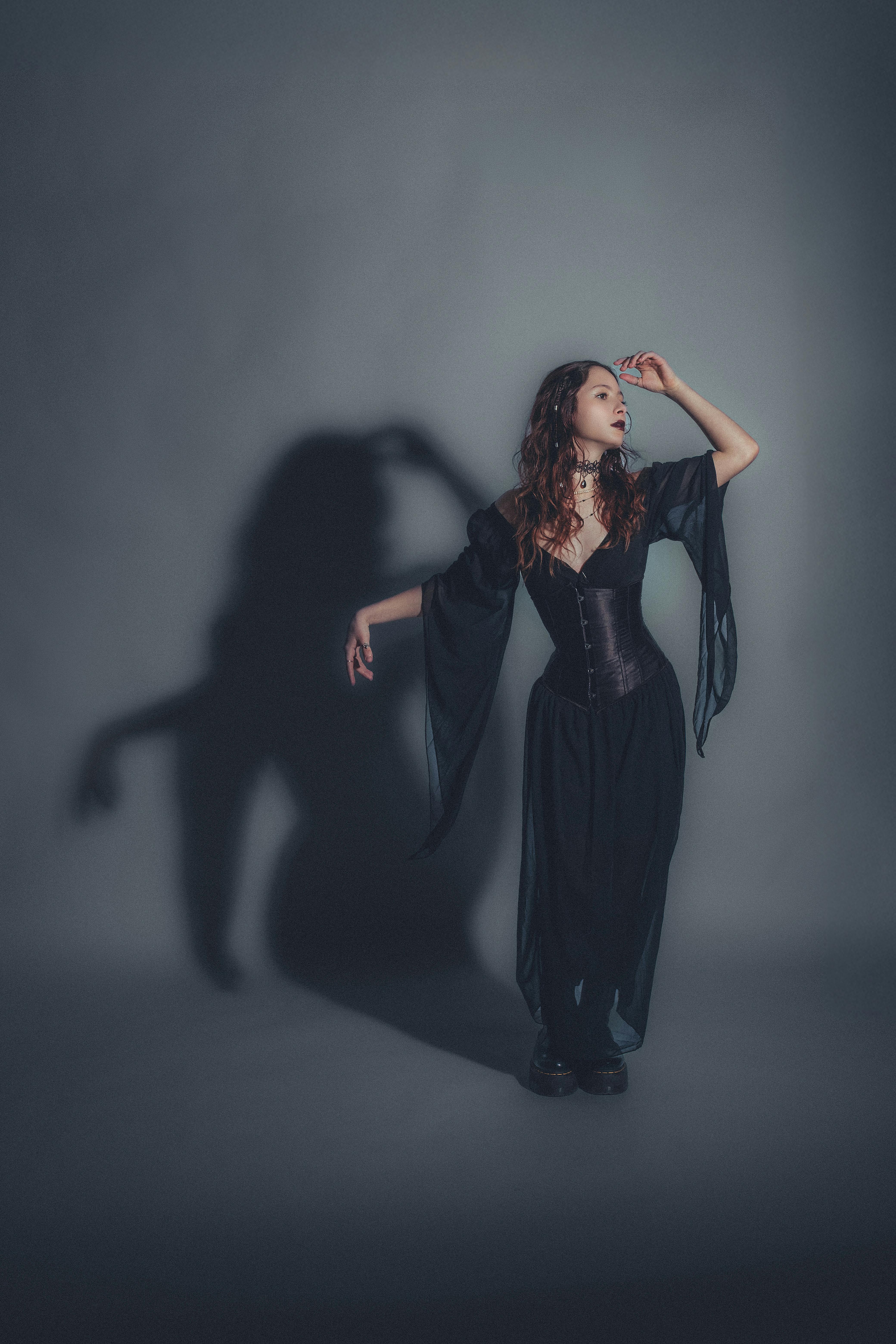 Mysterious Poses Photos, Download The BEST Free Mysterious Poses Stock ...