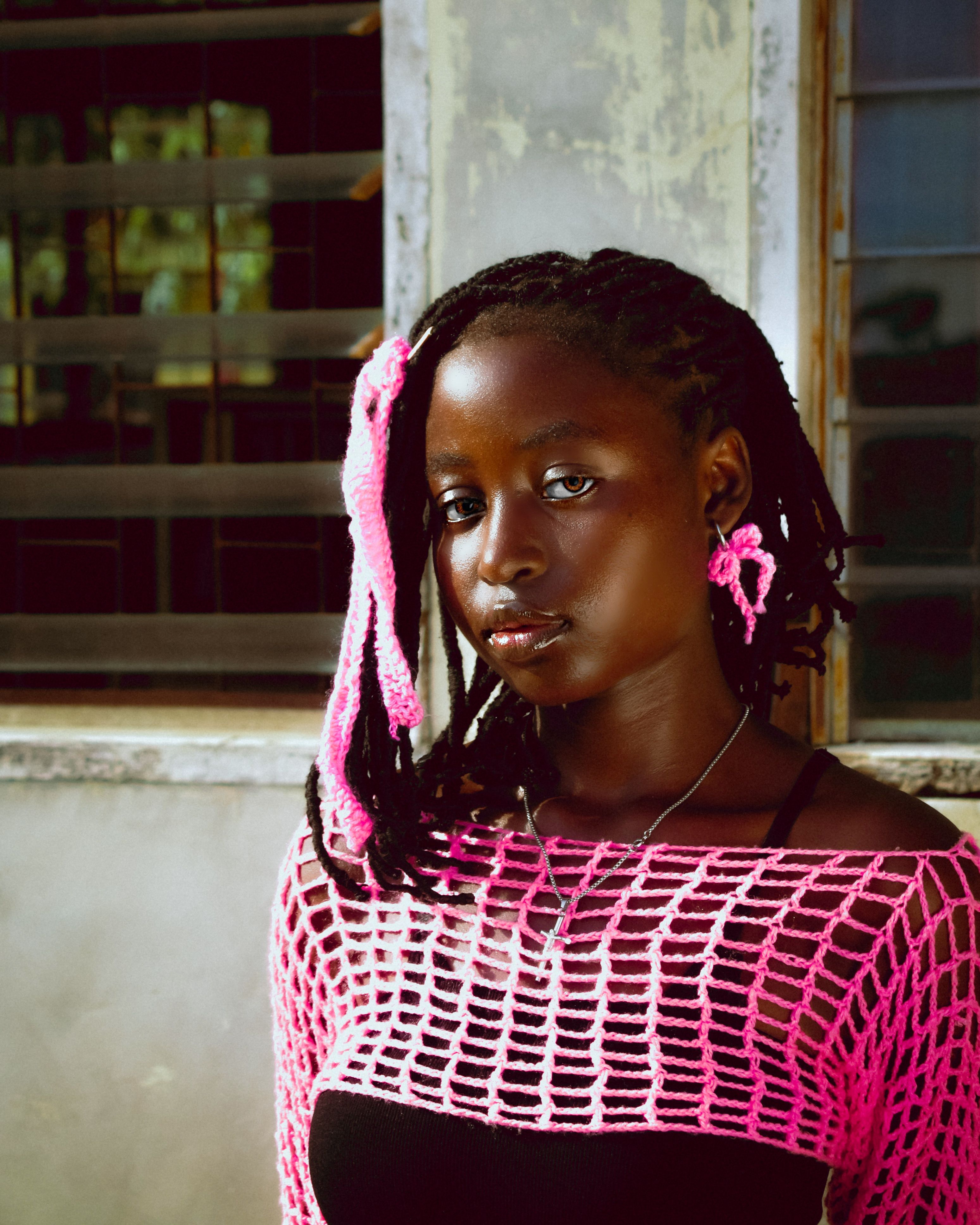 Portrait of Young Woman with African Drum in Monrovia · Free Stock Photo