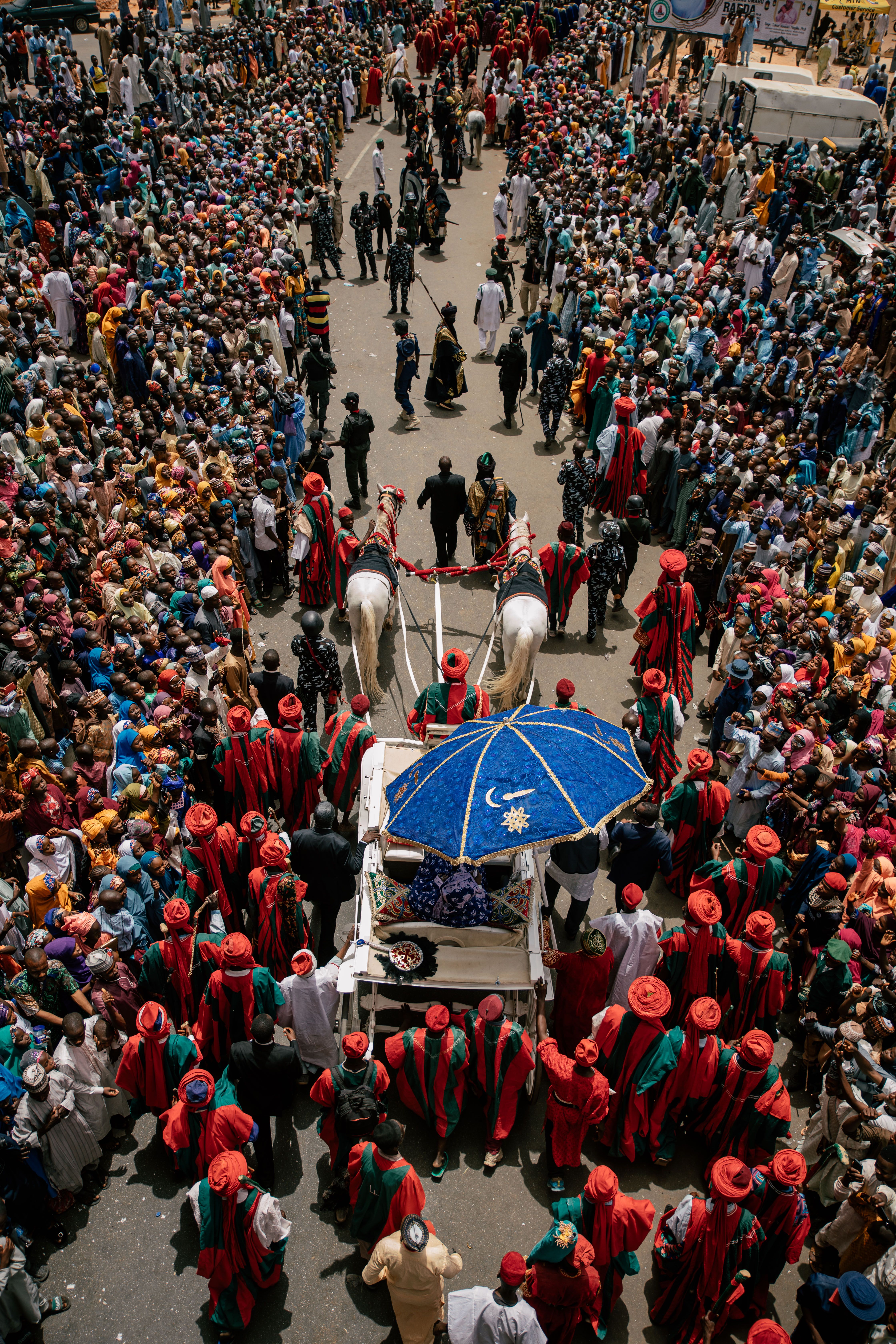 Vibrant Festival Procession in Crowd · Free Stock Photo