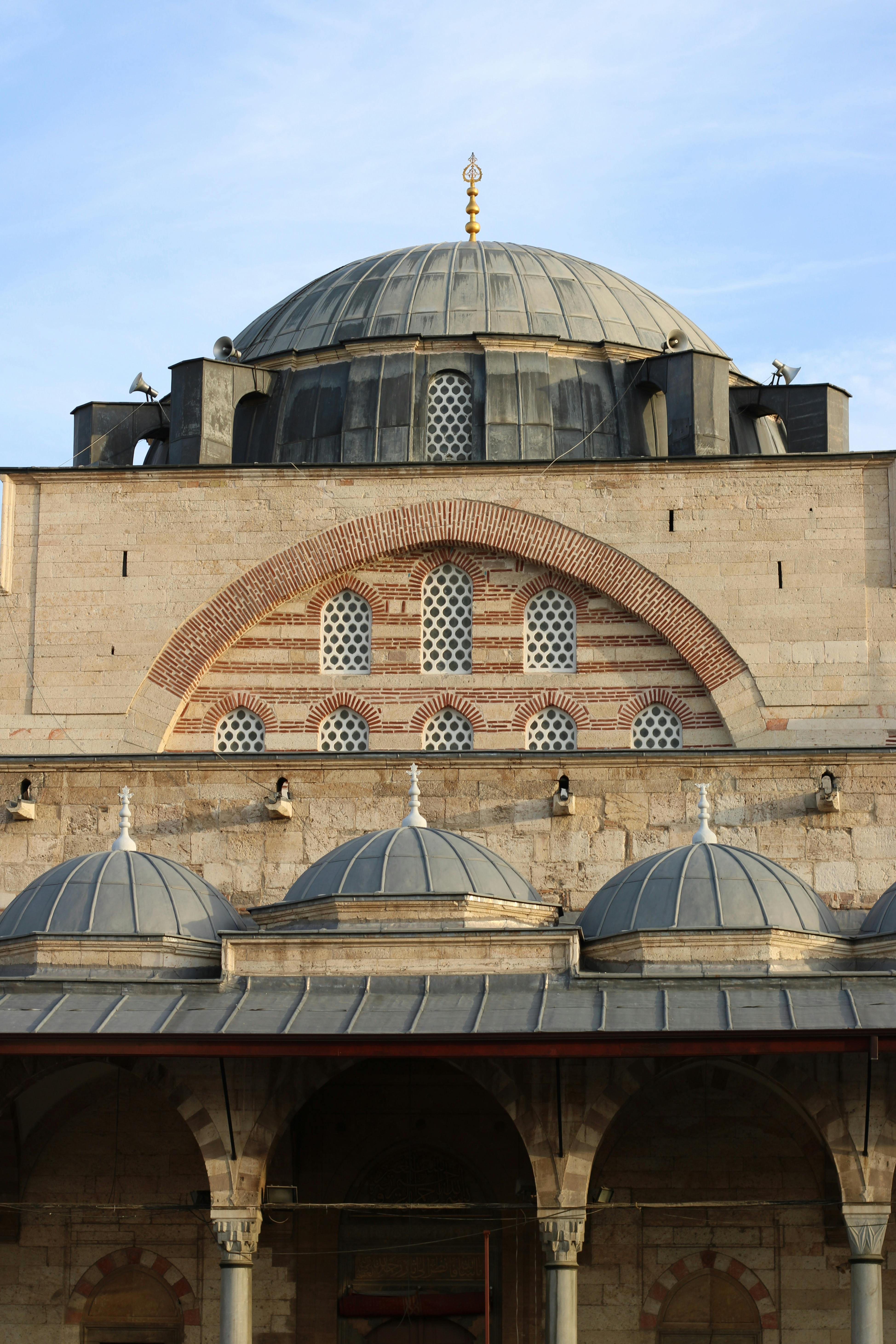 Stunning Ottoman-Style Mosque Dome Architecture · Free Stock Photo