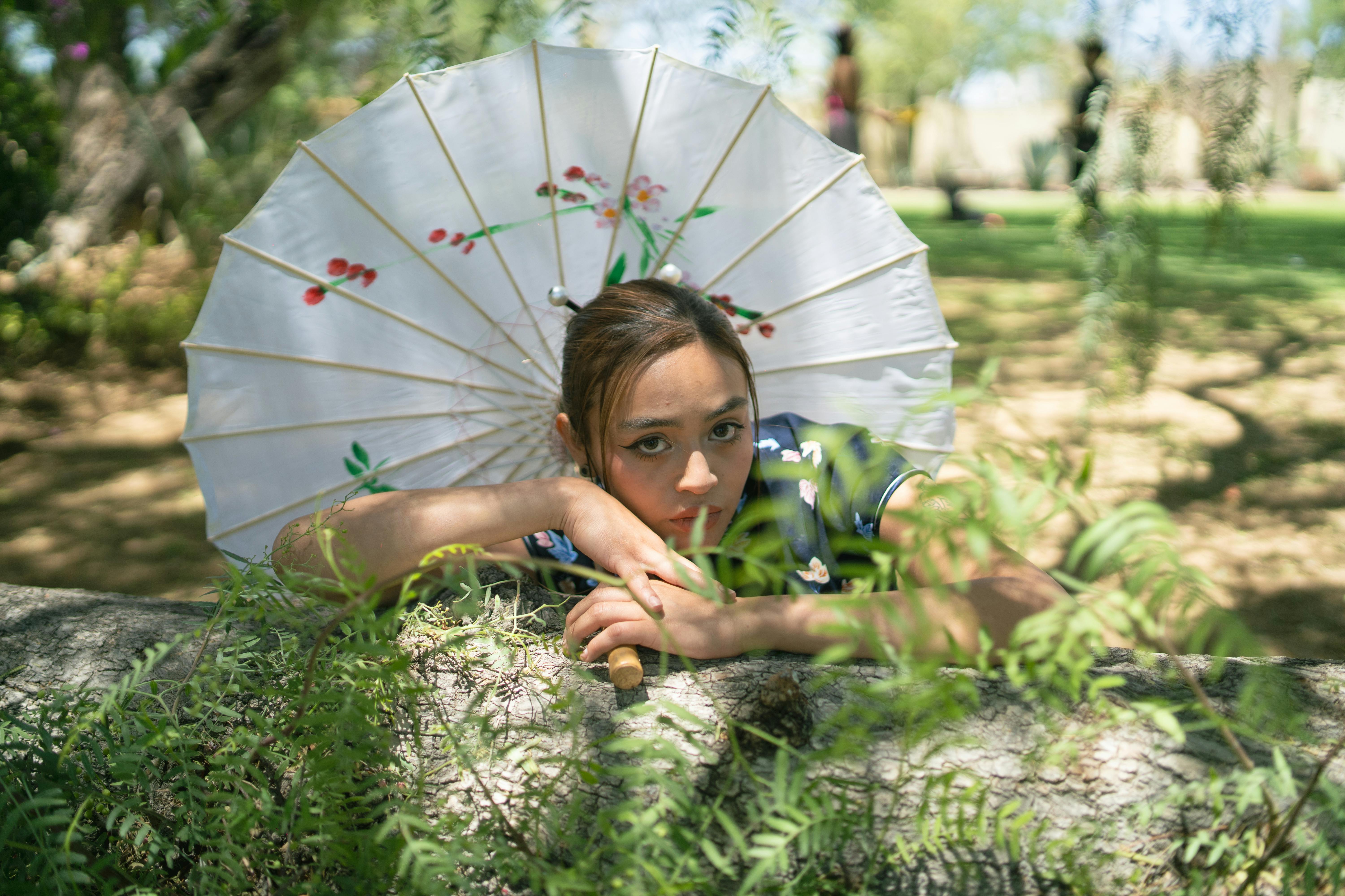 Sunlit Pose Photos, Download The BEST Free Sunlit Pose Stock Photos ...