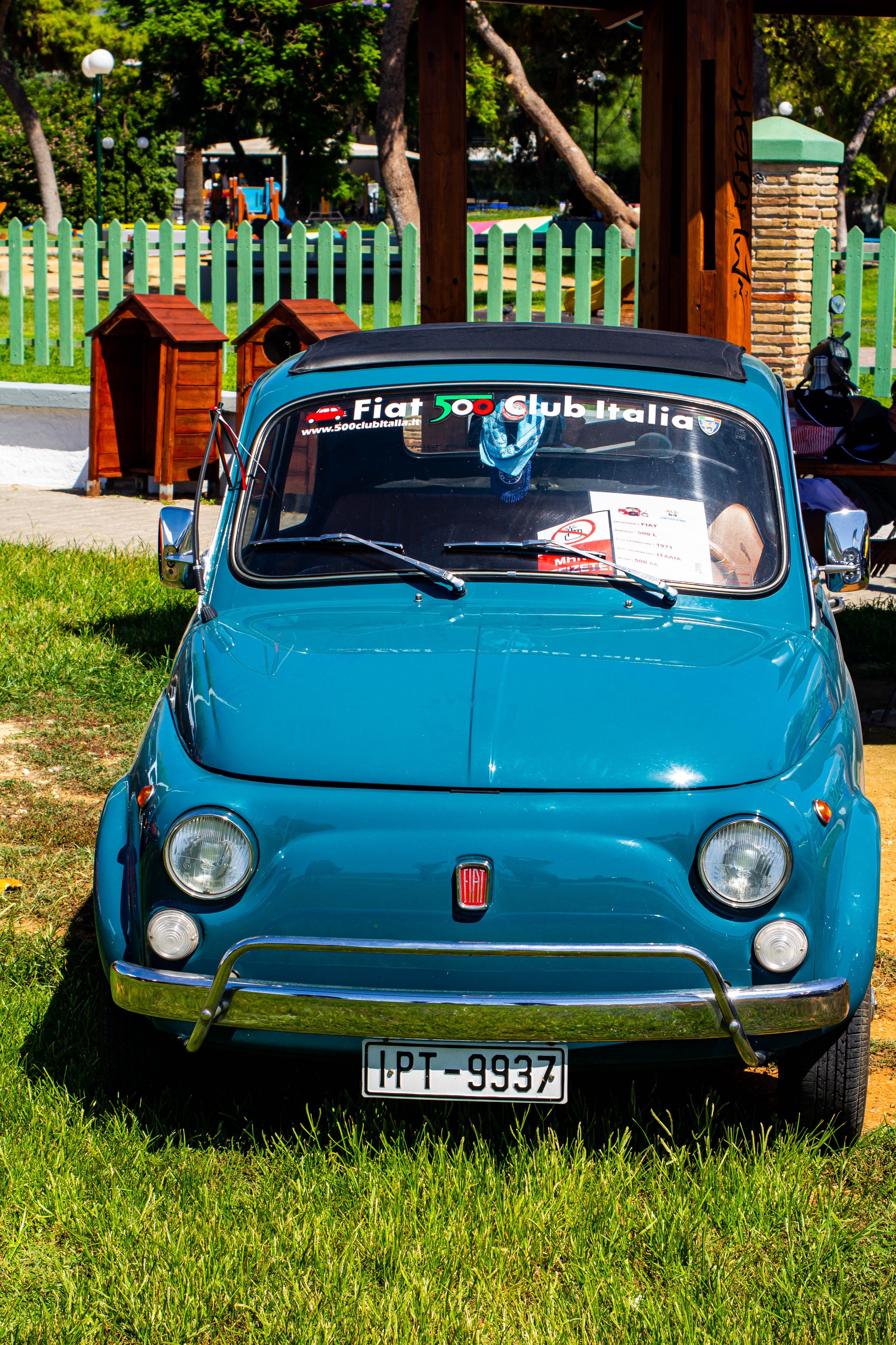 Classic Blue Fiat 500 at a Park Gathering · Free Stock Photo