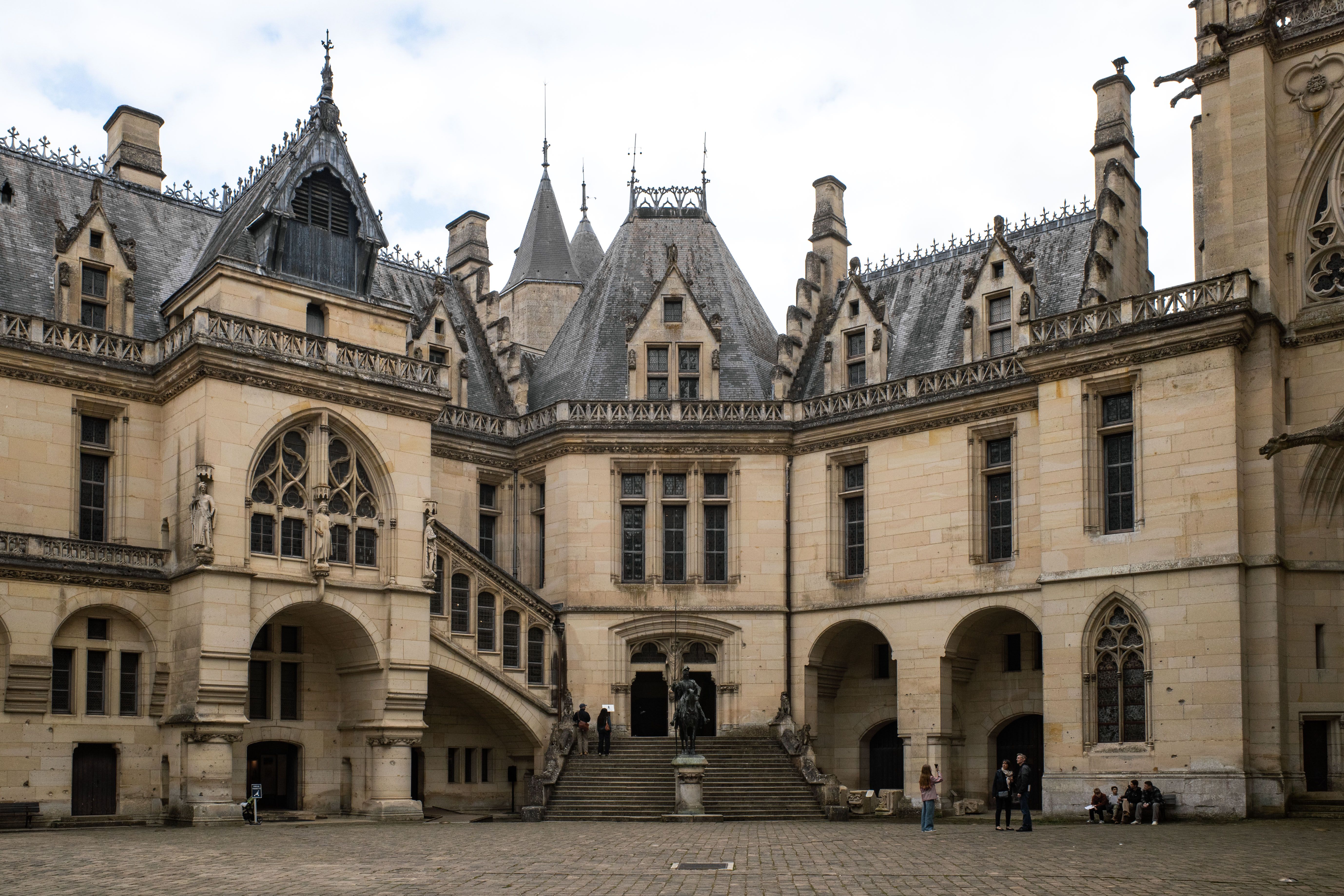 Majestic Pierrefonds Château Courtyard in France · Free Stock Photo