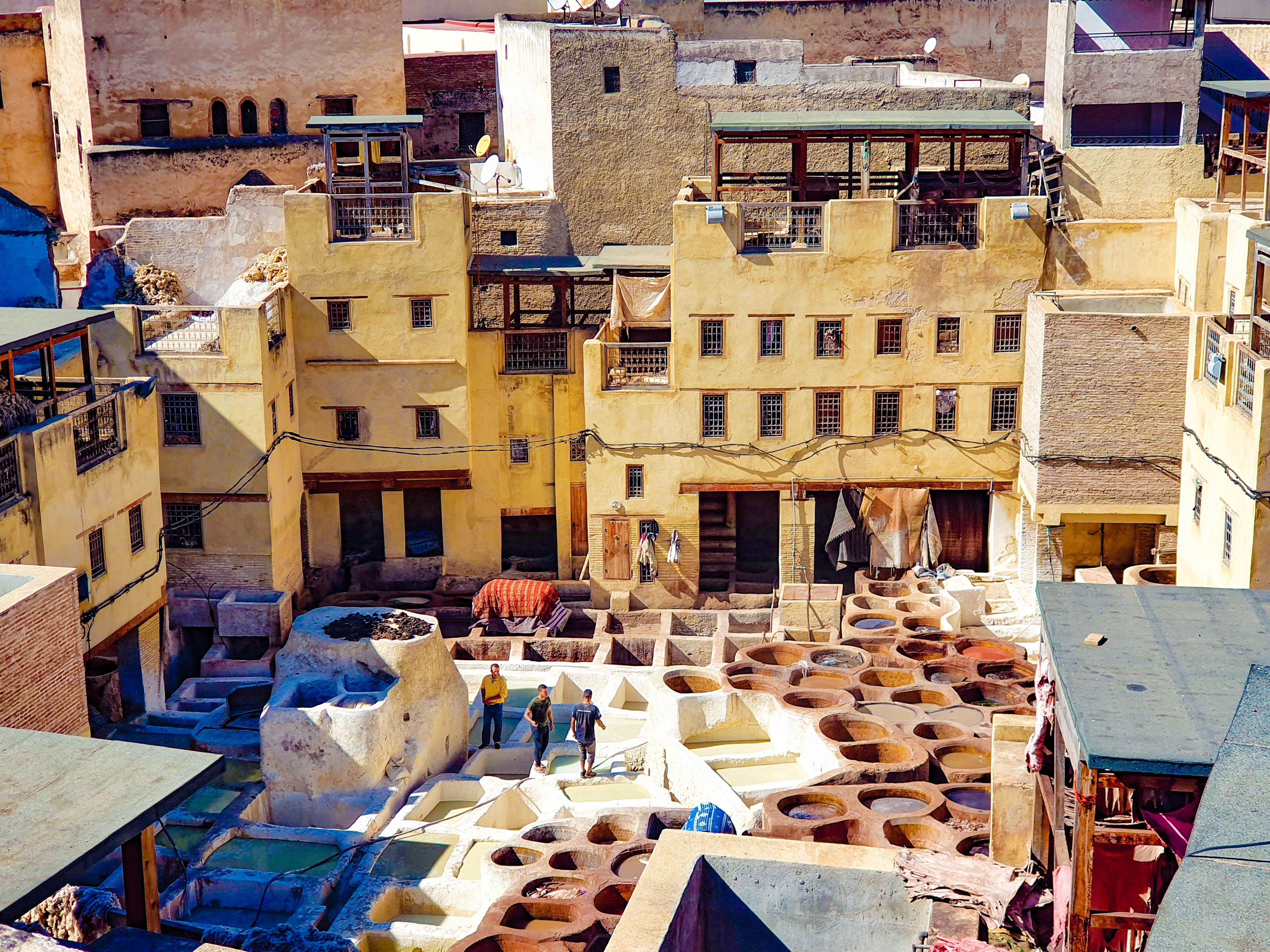 Tannerie Traditionnelle De Cuir à Fès, Maroc · Photo gratuite
