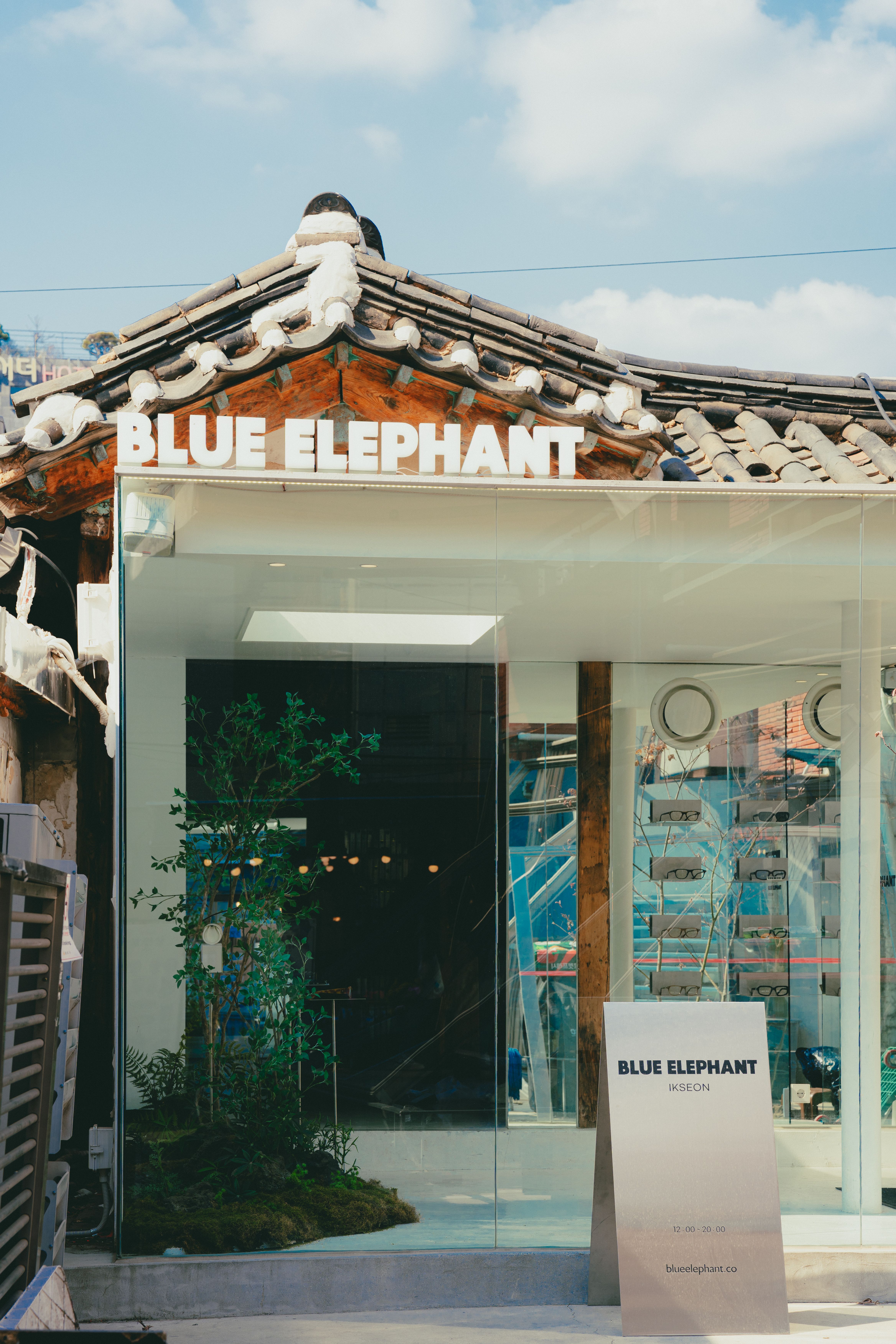 Traditional Meets Modern: Blue Elephant Seoul · Free Stock Photo