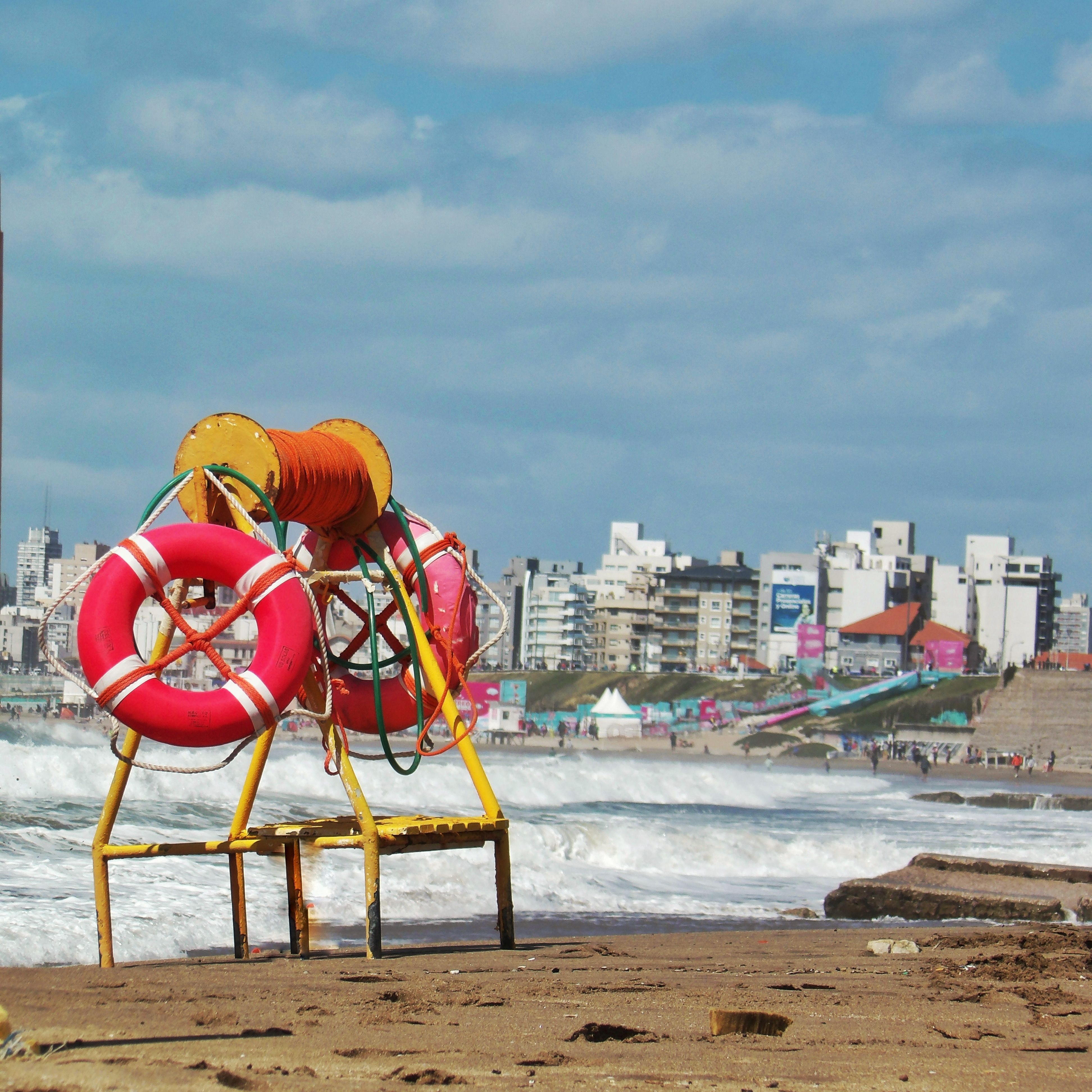 Lifeguard Stand on Urban Beachfront · Free Stock Photo