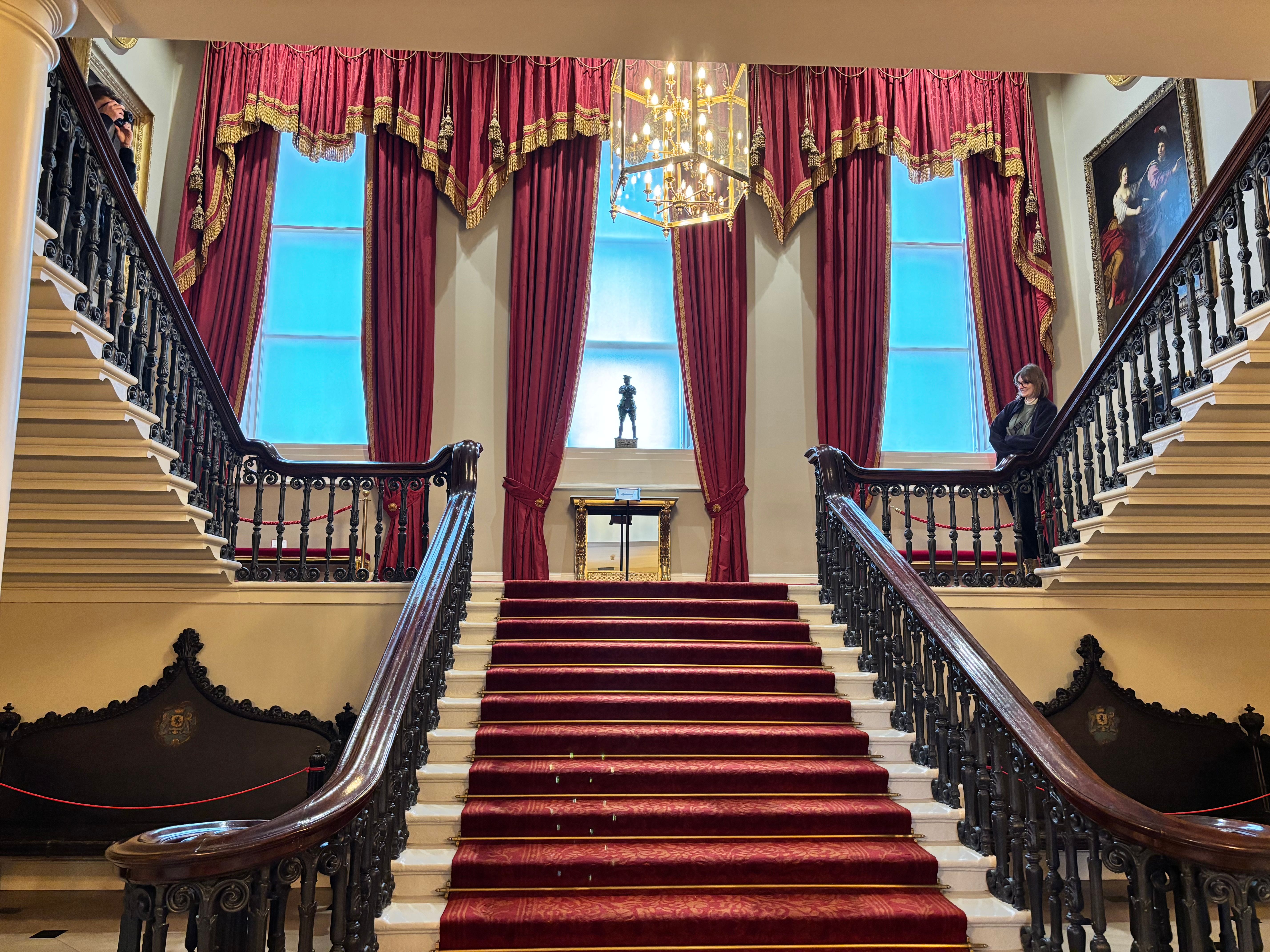 Elegant Grand Staircase in Irish Mansion Interior · Free Stock Photo