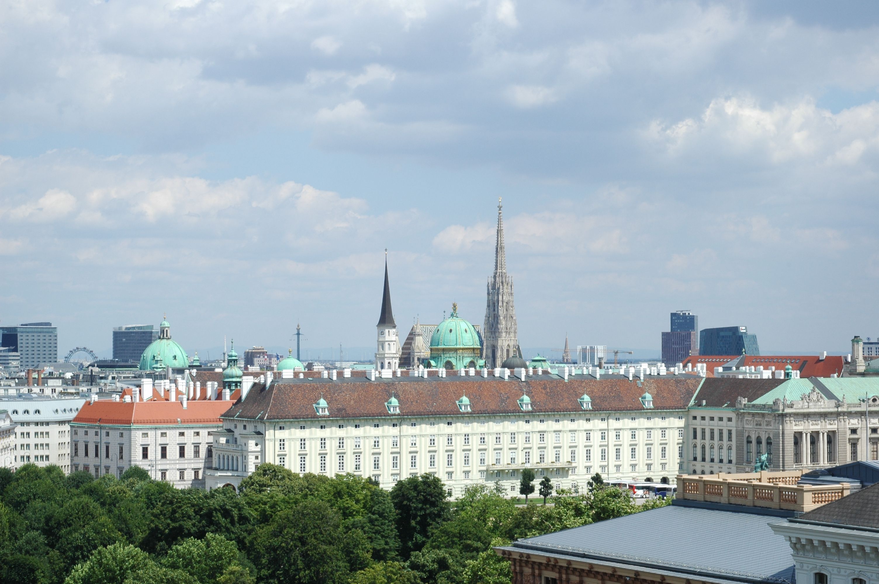 Scenic View of Vienna's Historic Architecture · Free Stock Photo