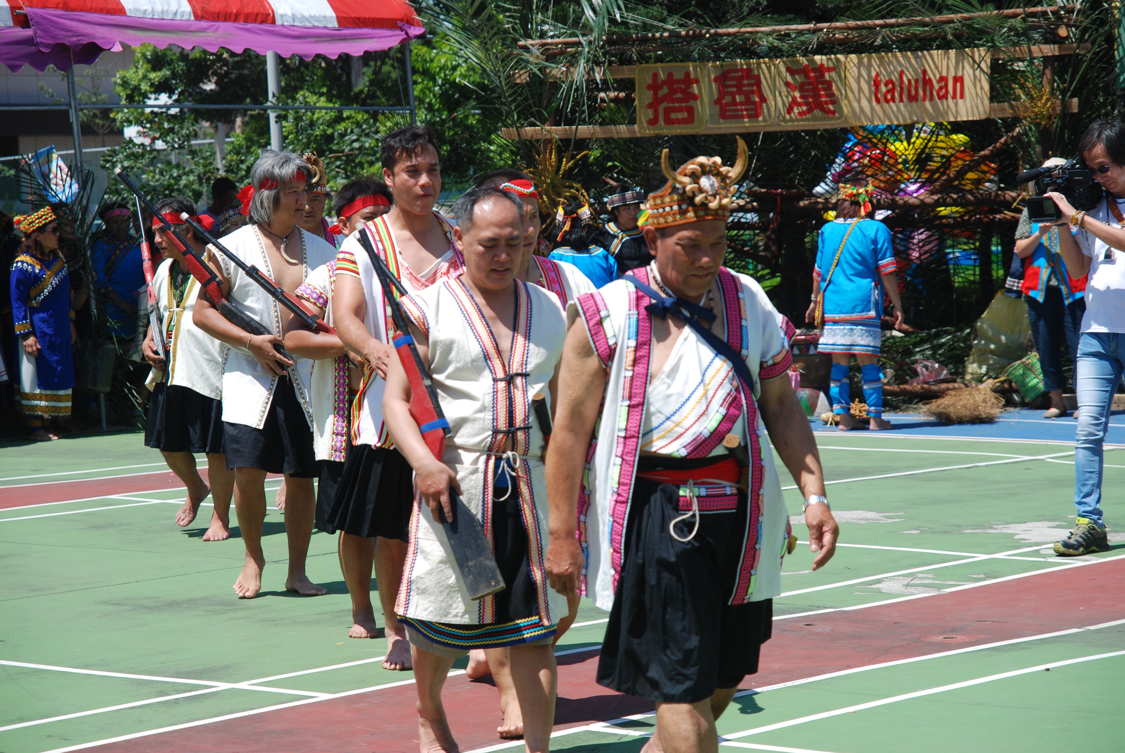 Traditional Cultural Parade with Indigenous Costumes · Free Stock Photo