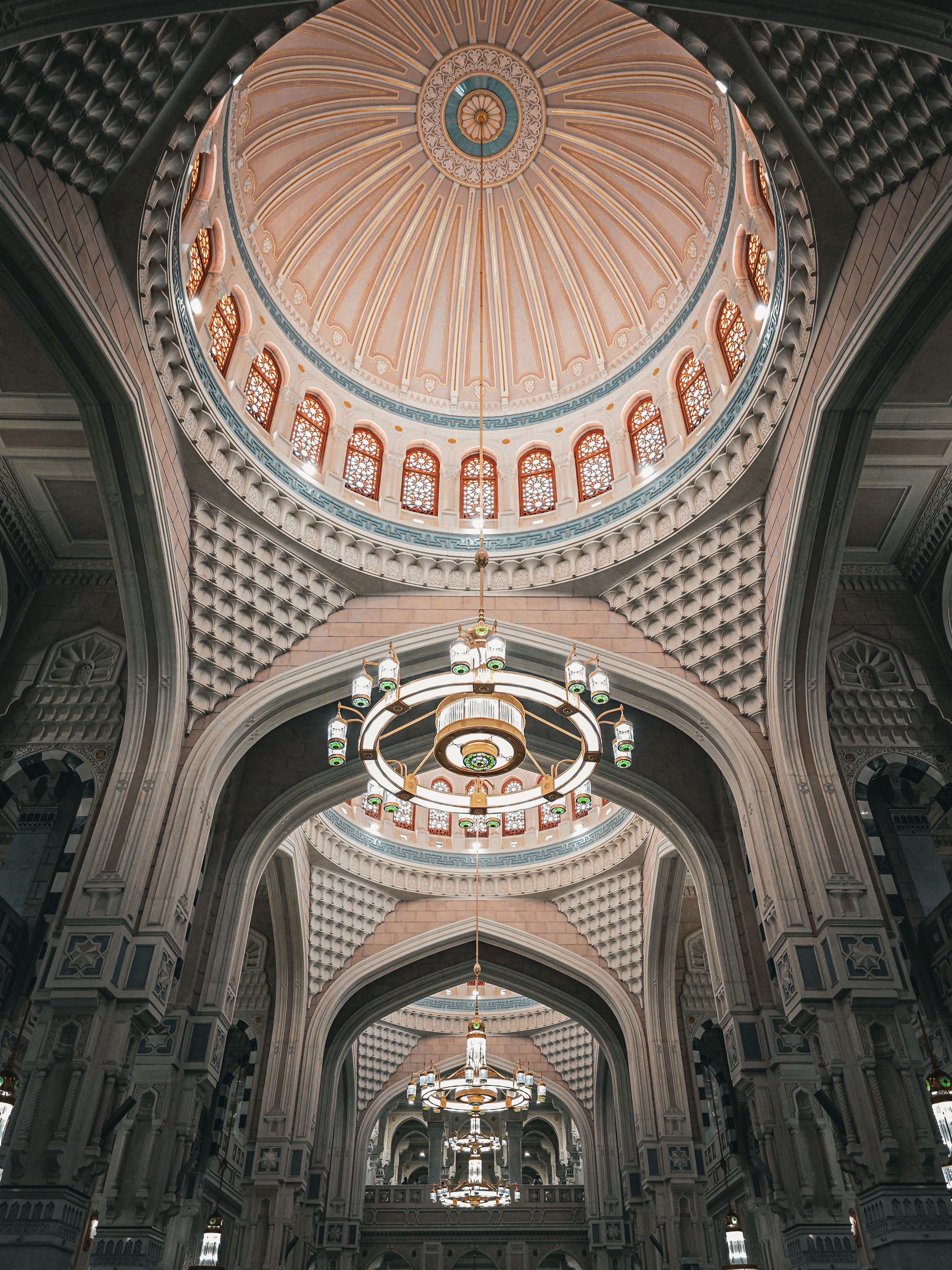 Intricate Architectural Dome in Grand Mosque · Free Stock Photo