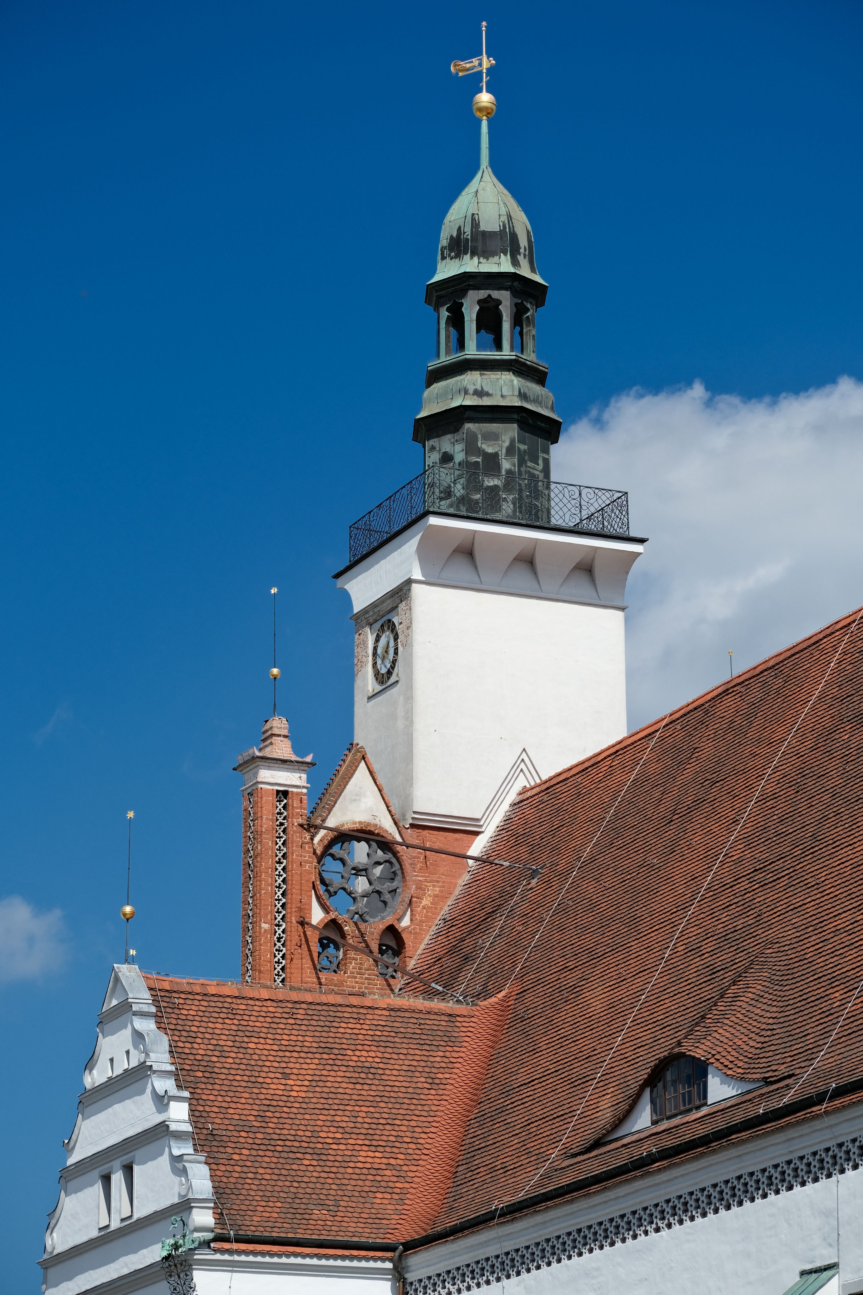 Historic Clock Tower against a Clear Blue Sky · Free Stock Photo
