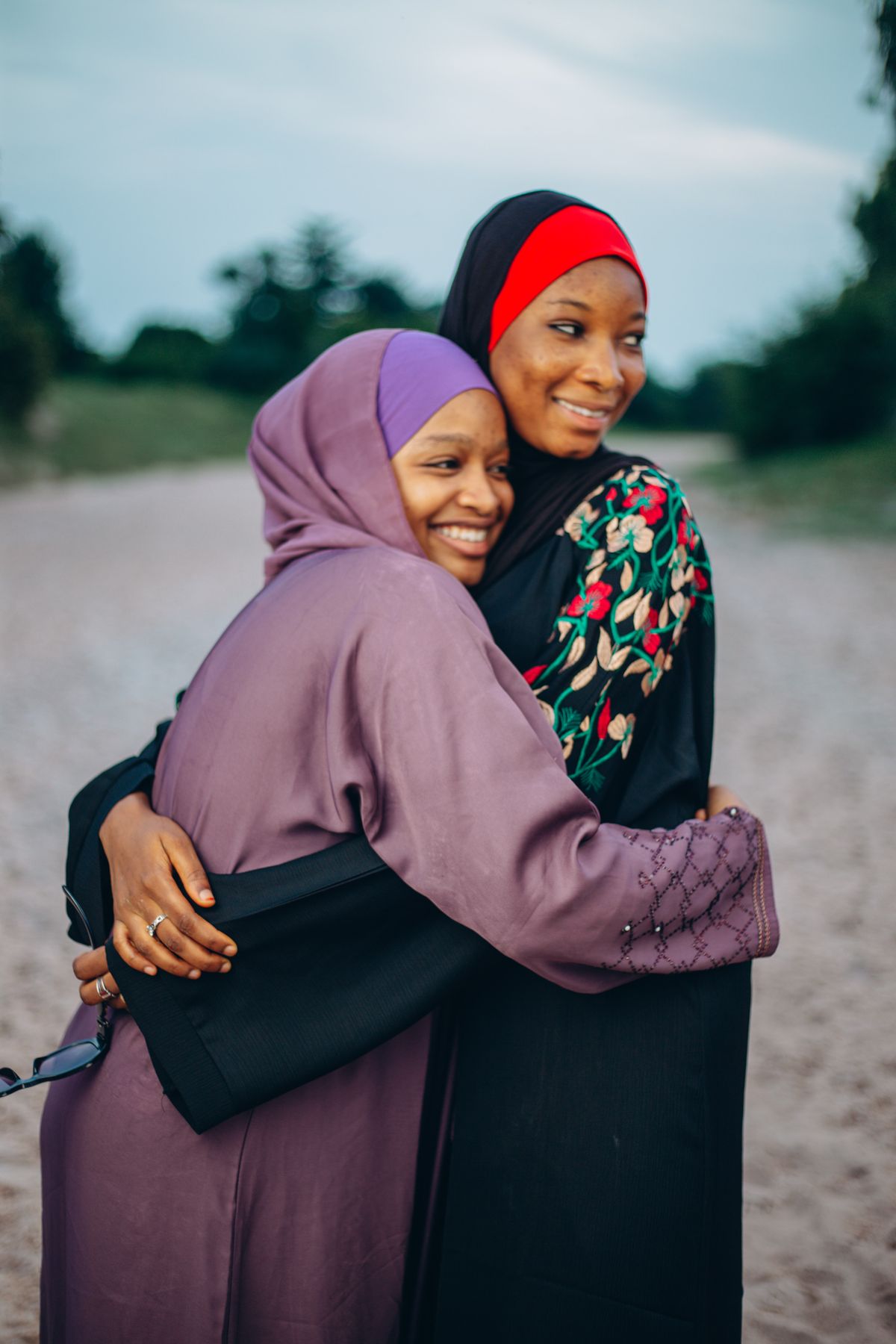 Two Friends Photos, Download The BEST Free Two Friends Stock Photos ...