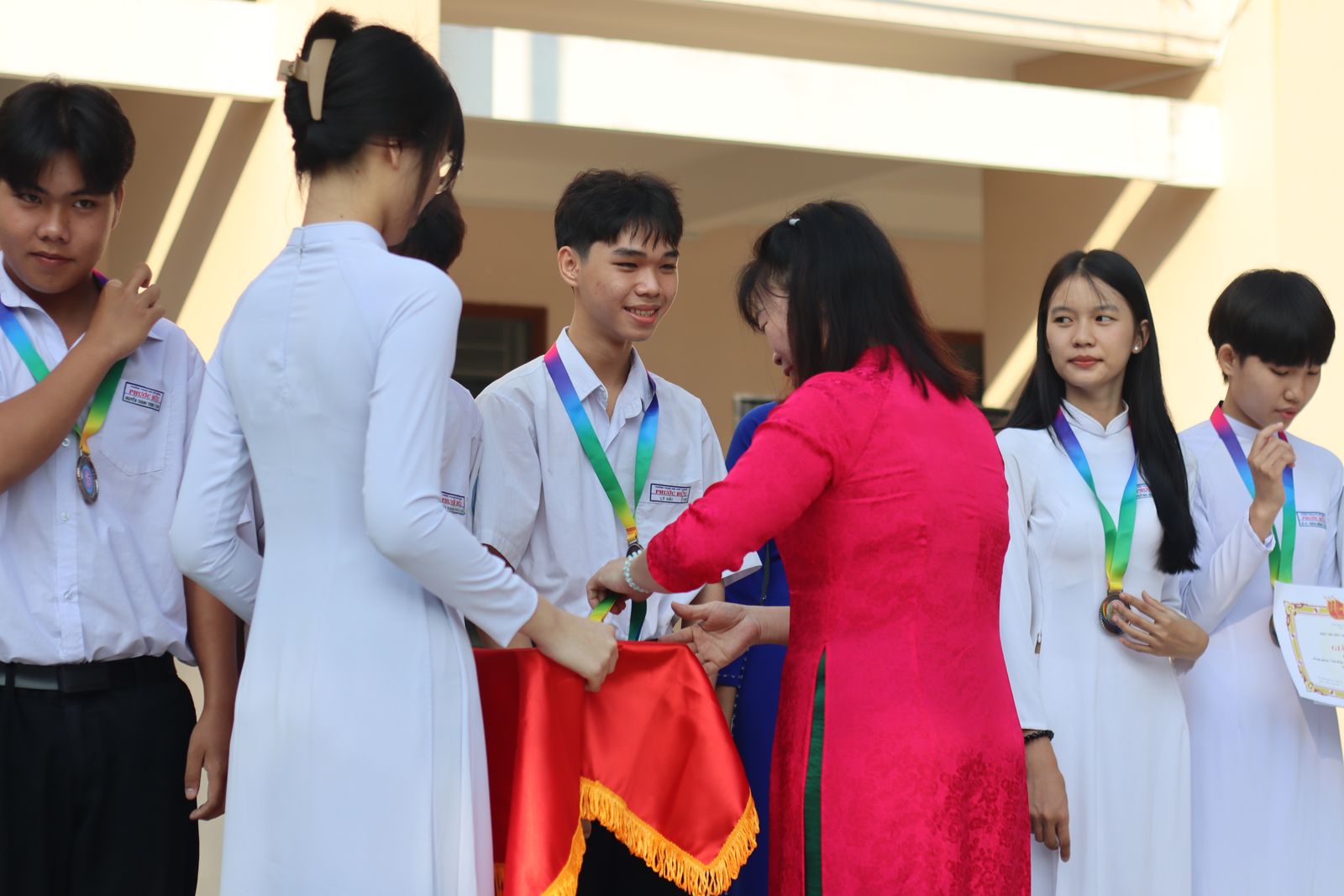 Students Receiving Awards Photos, Download The BEST Free Students ...