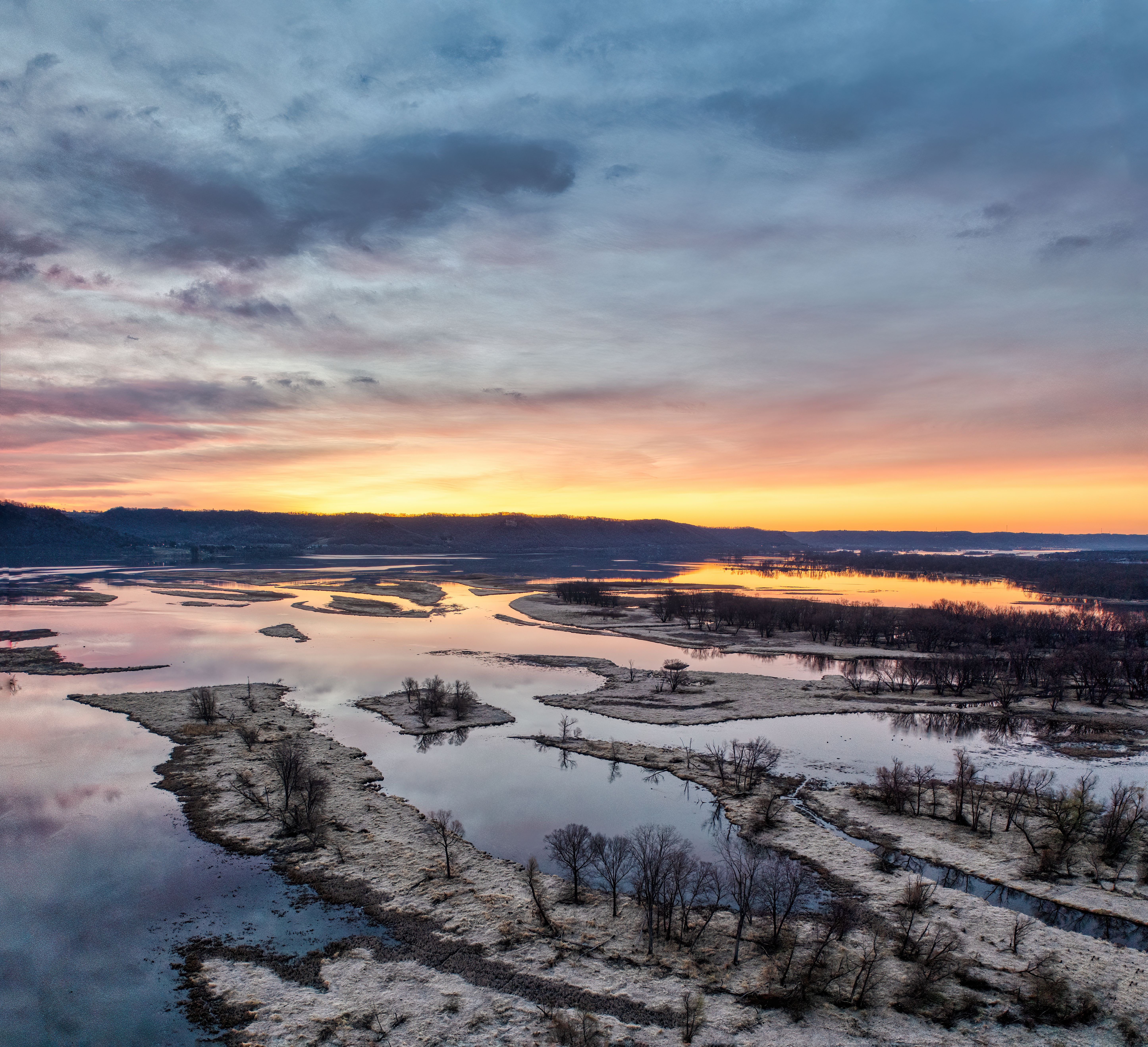 Scenic Mississippi River Sunrise in Nelson, Wisconsin · Free Stock Photo