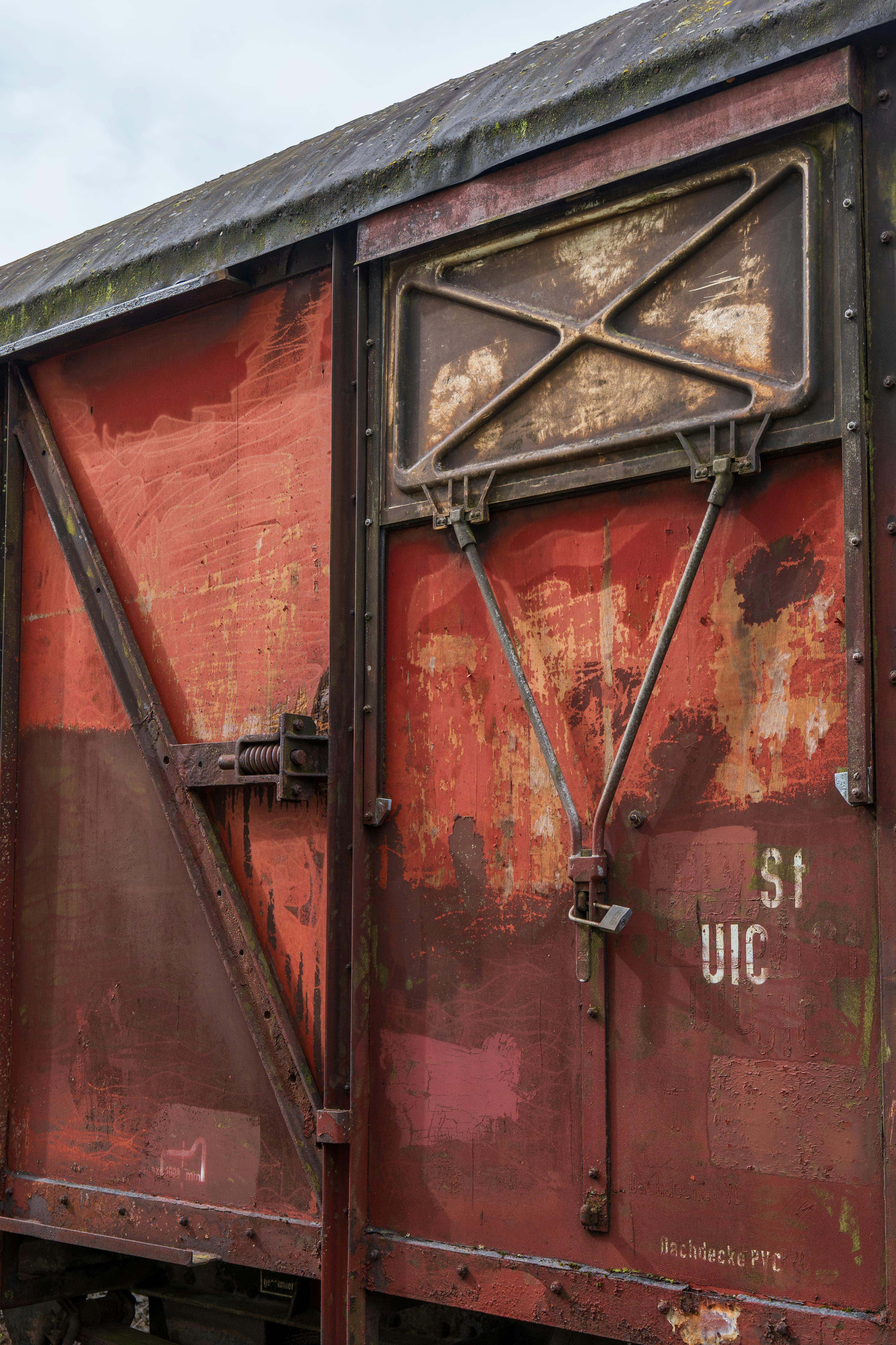 Rusty Industrial Train Car Close-Up · Free Stock Photo