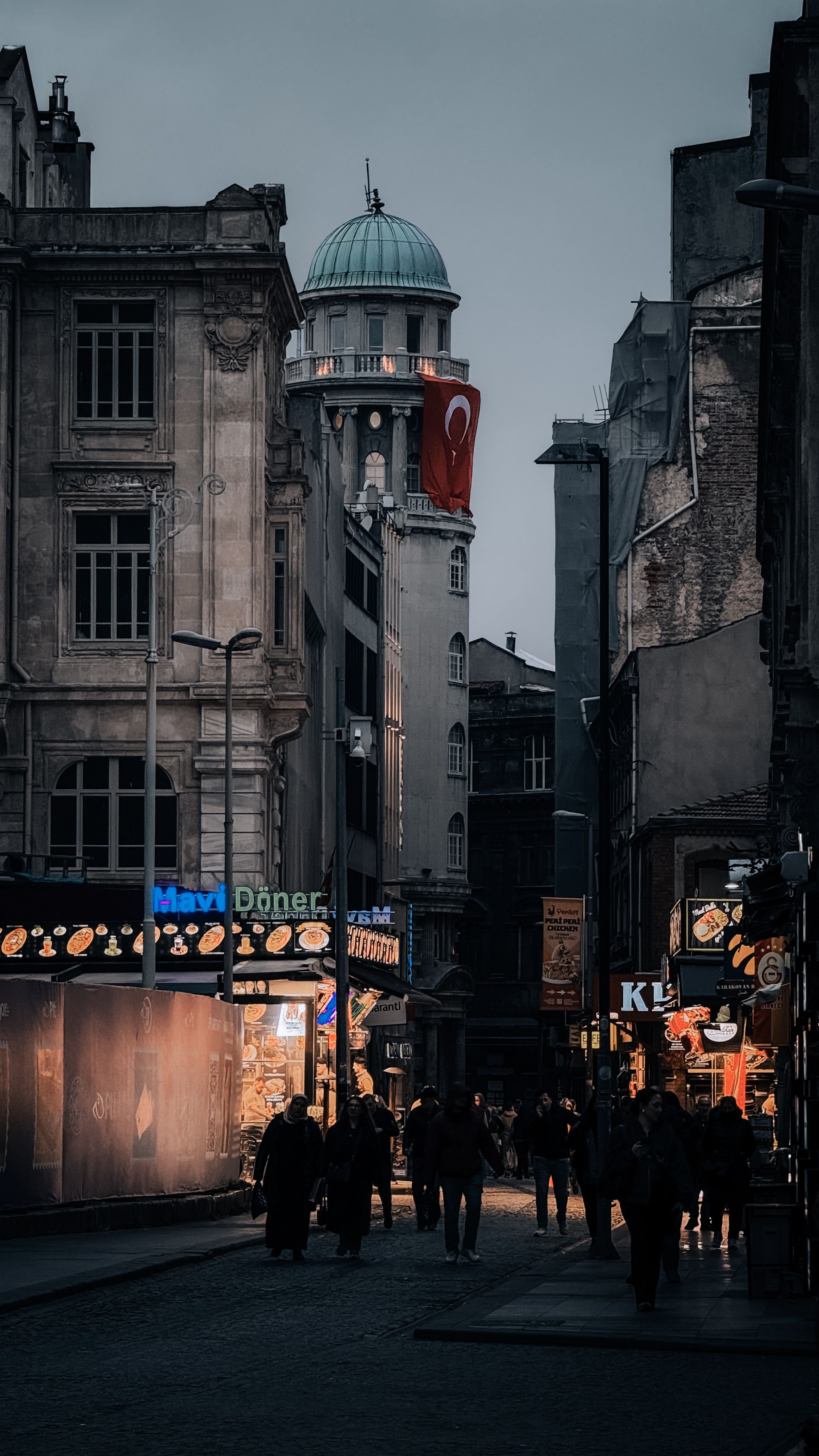 Evening Street Scene in Istanbul with Historic Architecture · Free ...