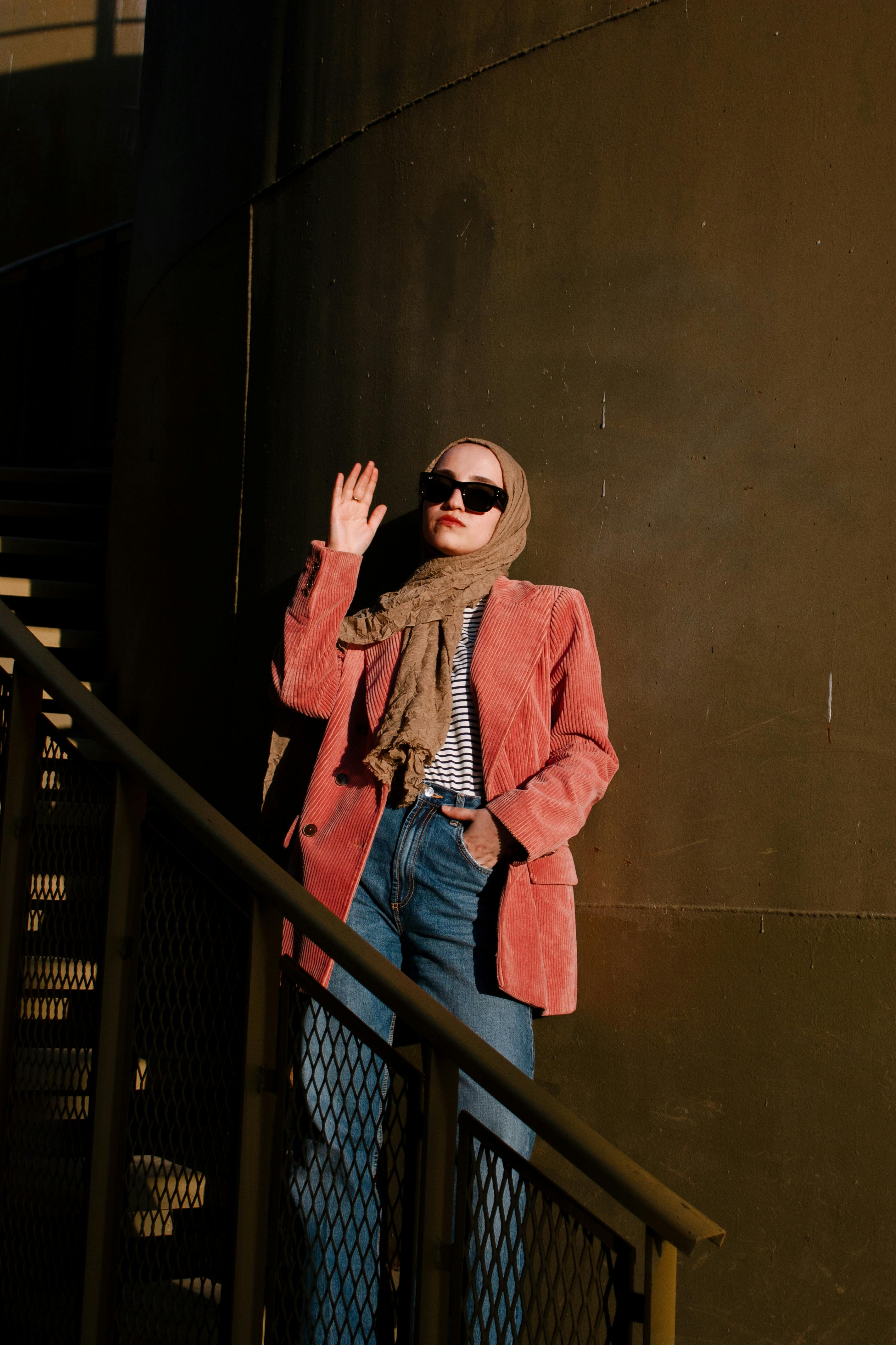 Modest Woman With Photos, Download The BEST Free Modest Woman With ...