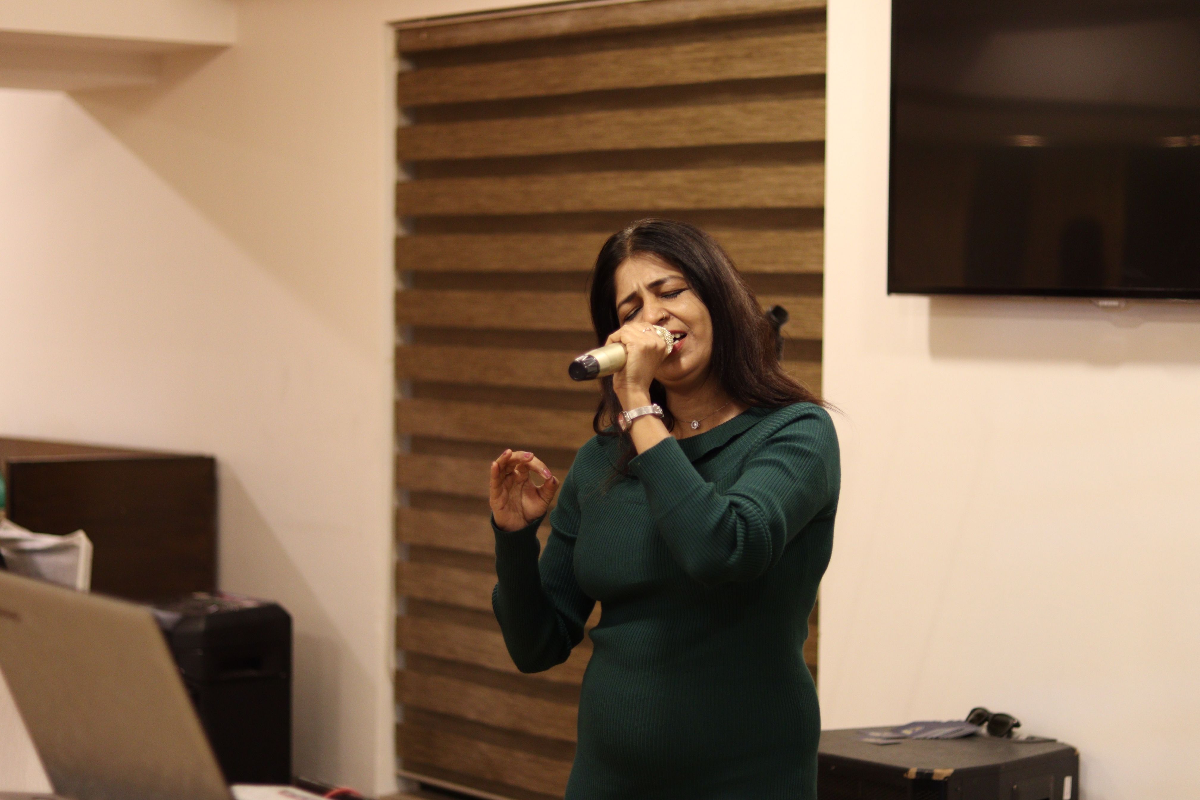 Joni Sing Photos, Download The BEST Free Joni Sing Stock Photos & HD Images